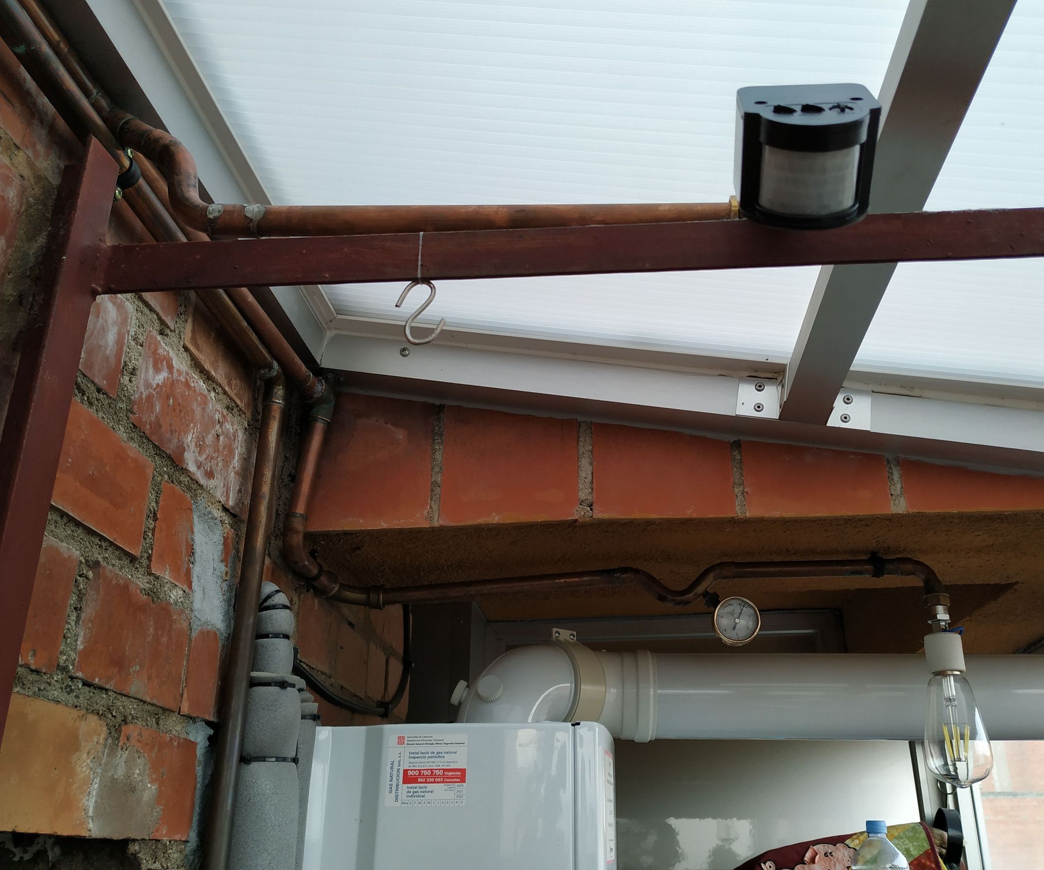 Steampunk Light With Move Sensor in an Off-grid Solar System of 12v : 7 ...