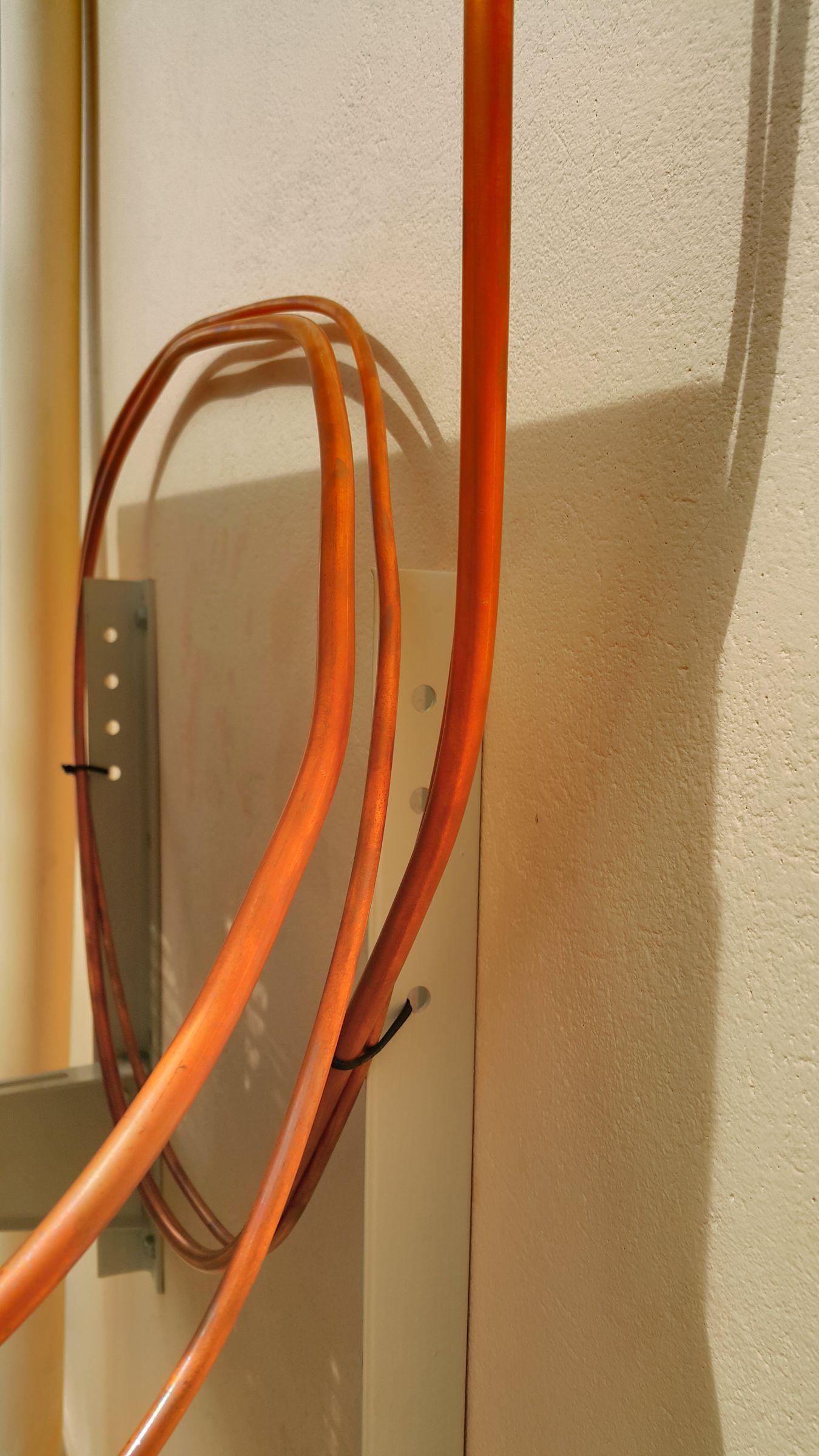 Installation of a Split Type Air Conditioning Unit. : 4 Steps ...