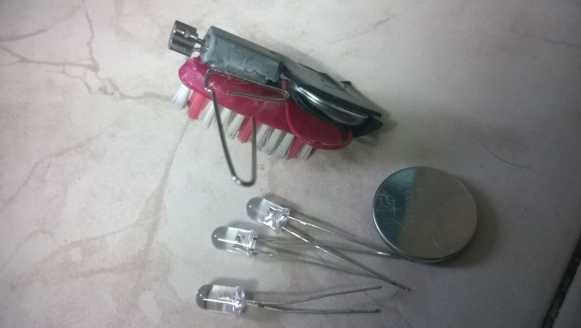 Bristle Bot Version 2 : 4 Steps - Instructables
