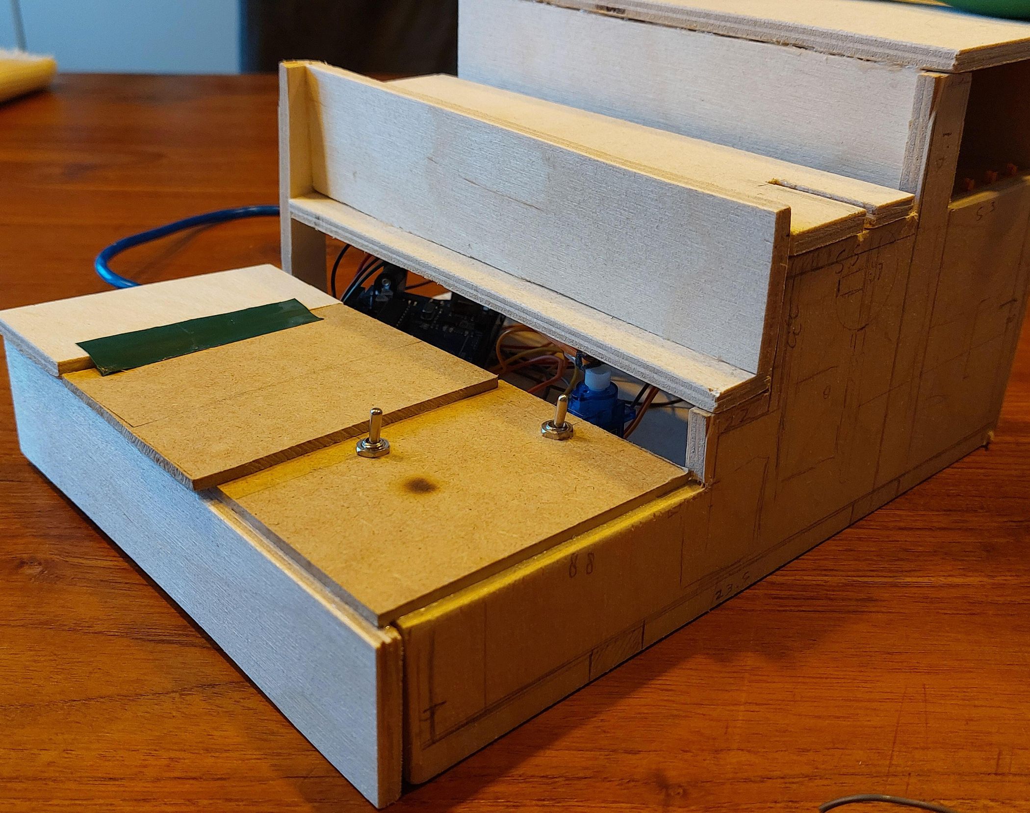 Super Onzinmachine (Nederlands) : 5 Steps - Instructables