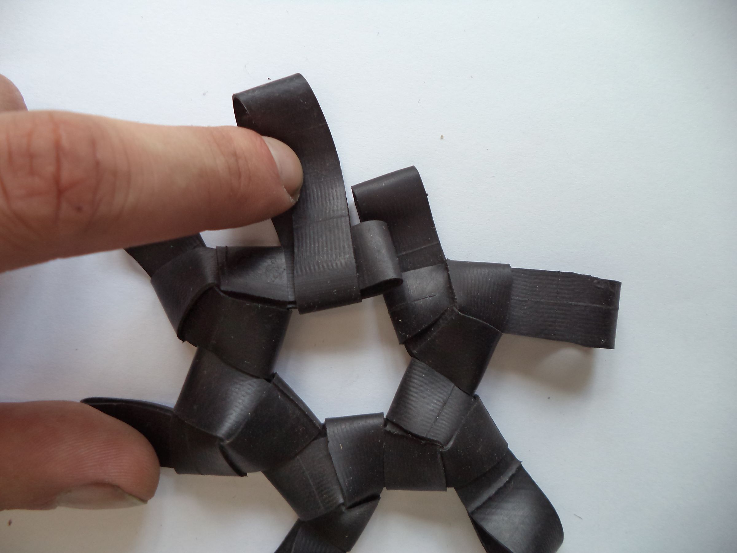 Backpack Cargo Net From Inner Tubes : 26 Steps (with Pictures ...