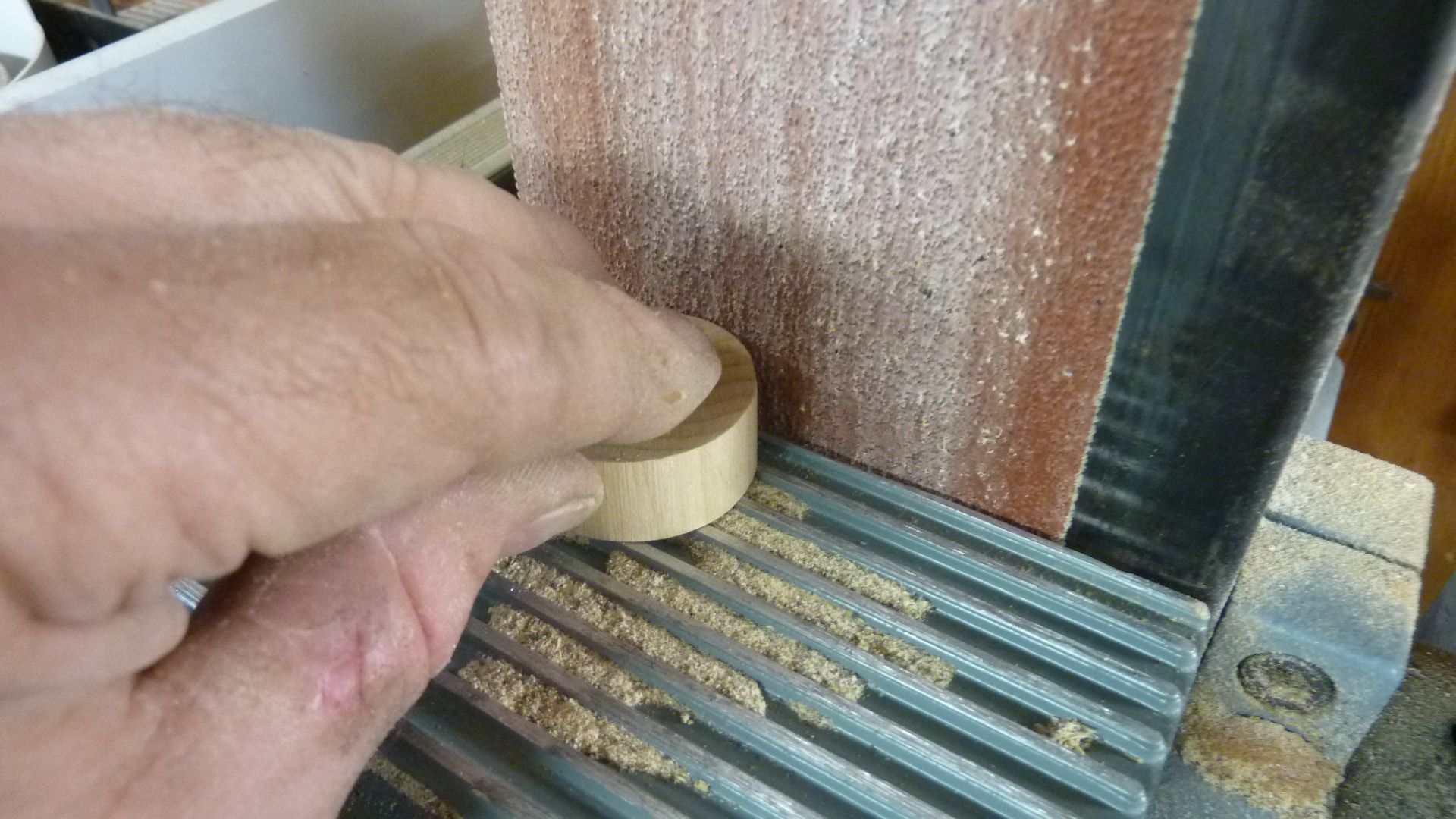 Making Perfect Circles With a Belt Sander : 4 Steps (with Pictures ...