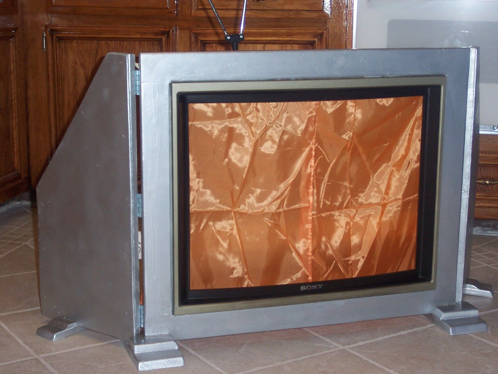 TV Set Cutout : 3 Steps - Instructables