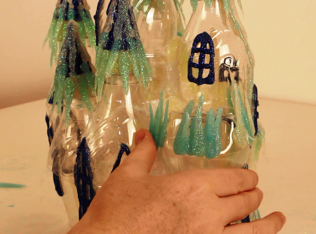 DIY Frozen Castle Using Plastic Bottles and Hot Glue : 5 Steps (with ...