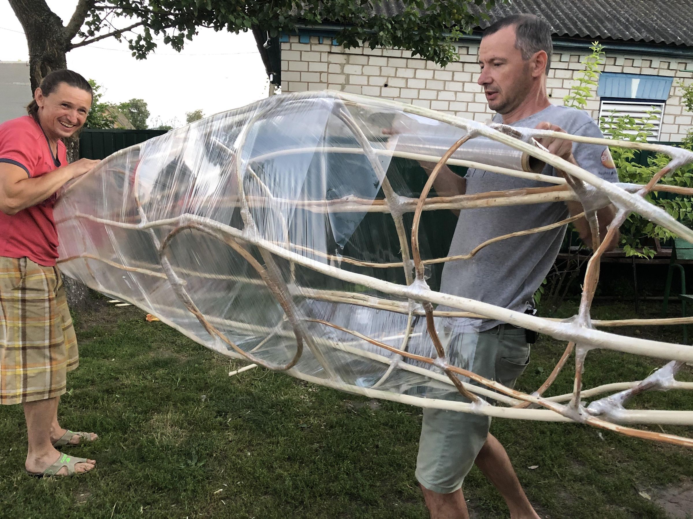 10$ Stretch Wrap Kayak : 4 Steps (with Pictures) - Instructables