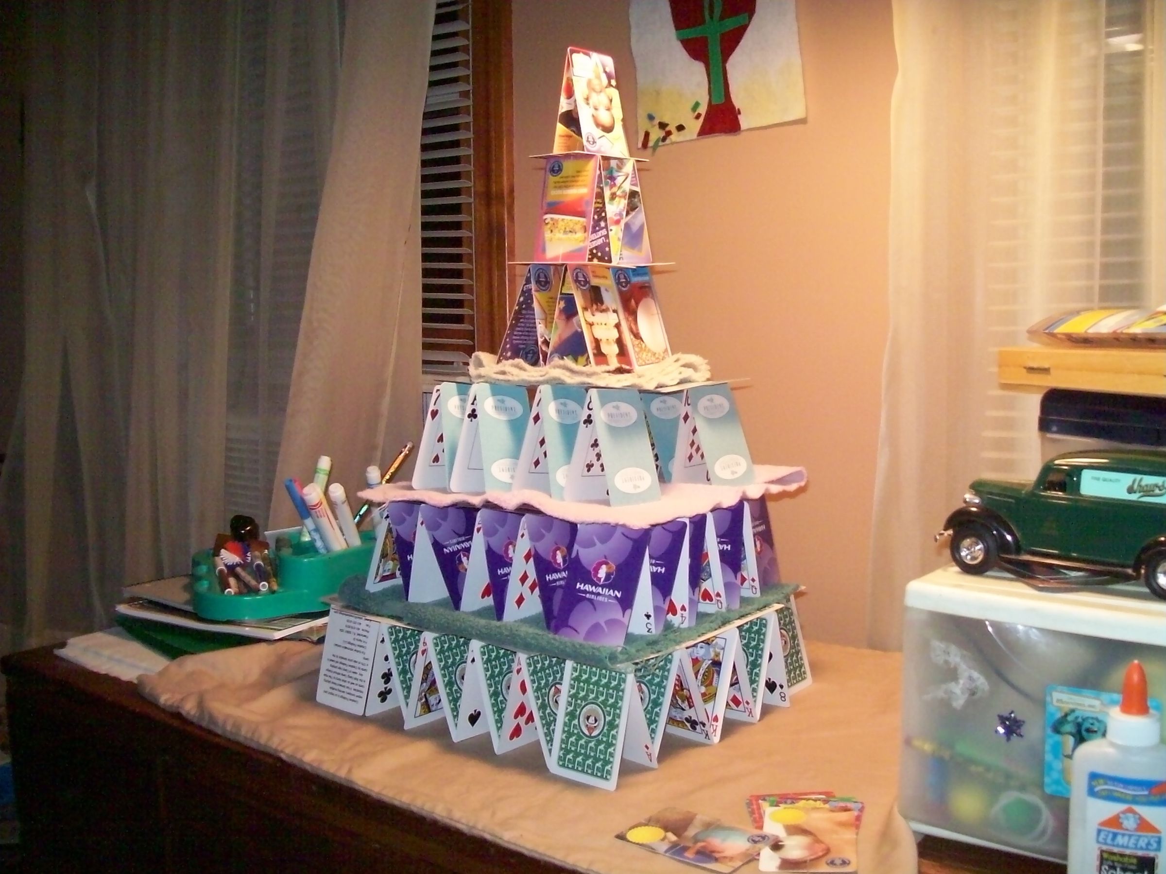 How to Build a Card House : 5 Steps (with Pictures) - Instructables
