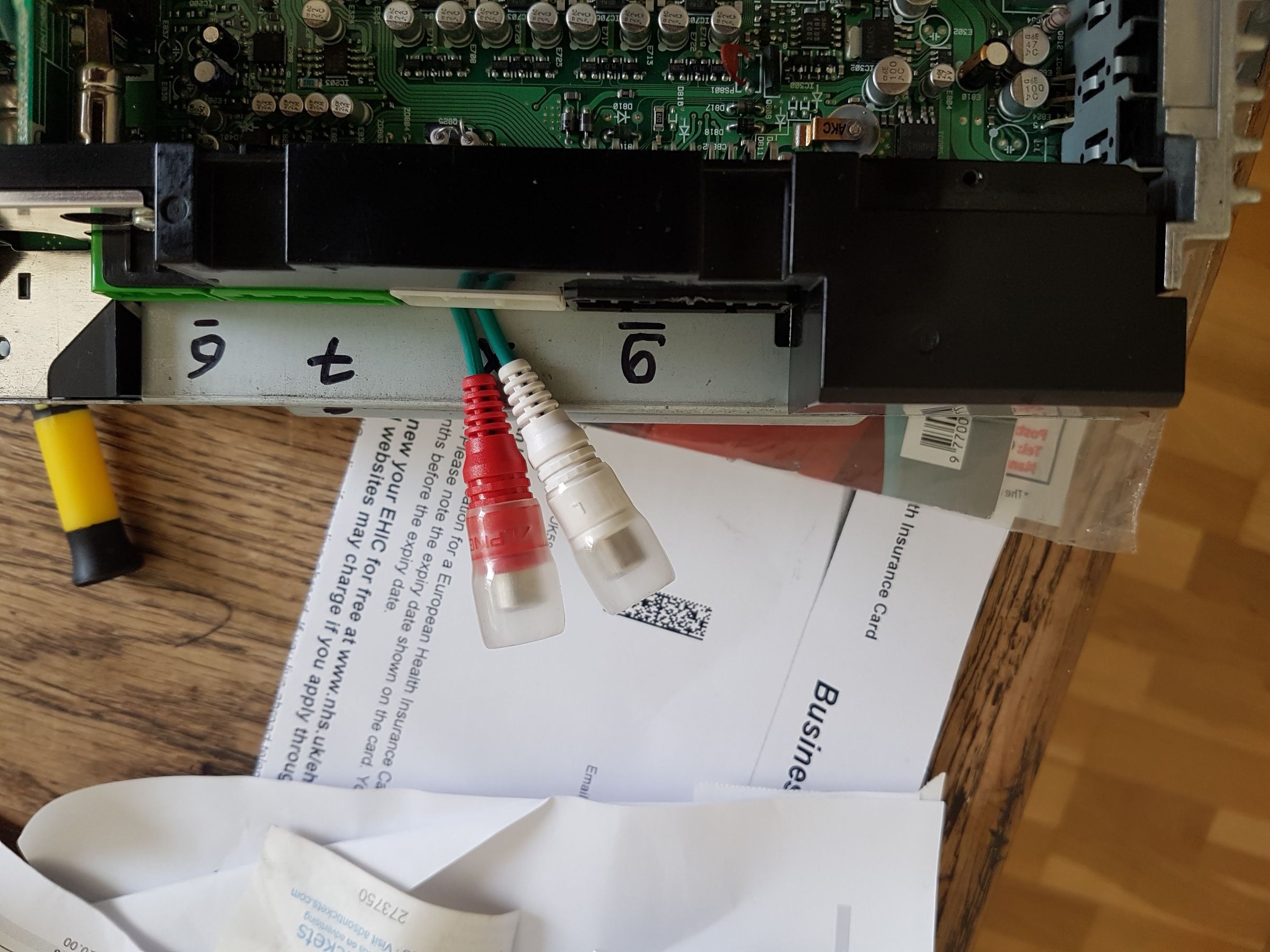 $1 AUX Stereo Input Hack : 9 Steps (with Pictures) - Instructables