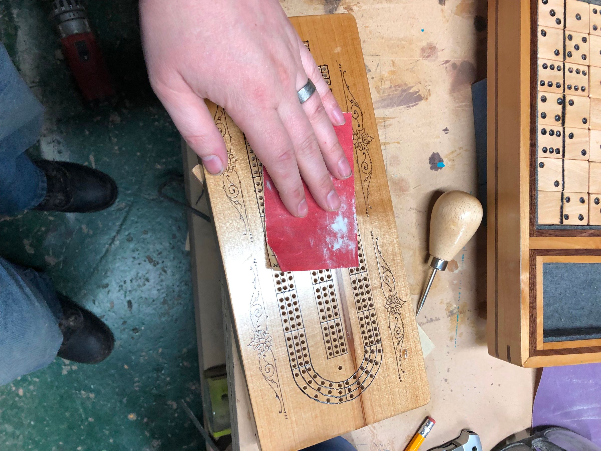 Domino Box With Scoring Track : 12 Steps - Instructables