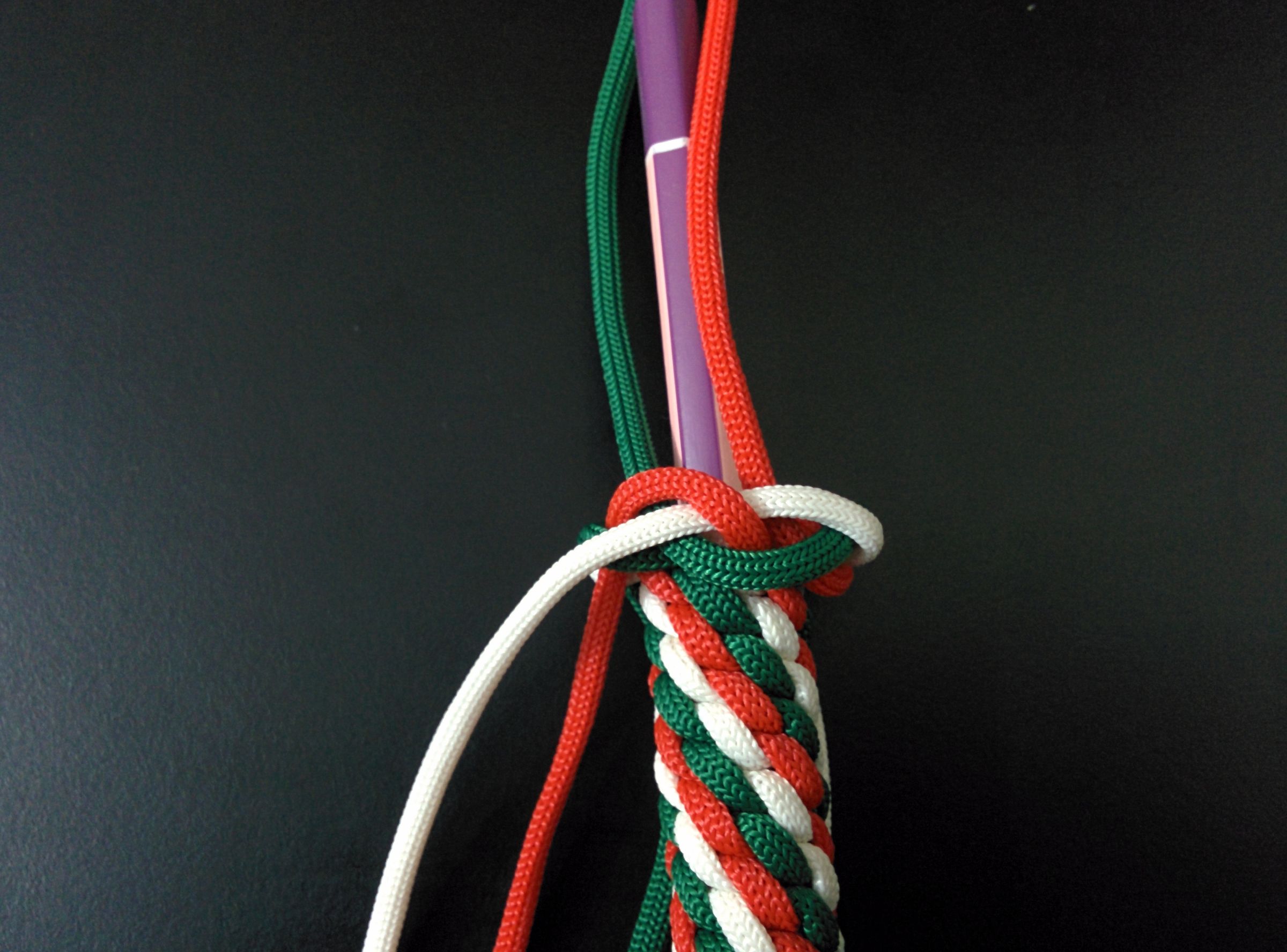 Paracord Fob With Hidden Compartment : 12 Steps (with Pictures ...