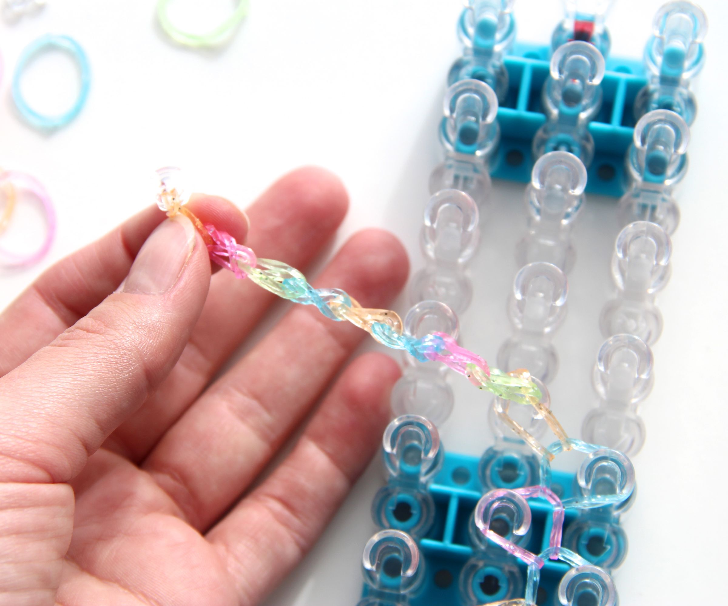 Single Rainbow Loom Bracelet : 5 Steps (with Pictures) - Instructables