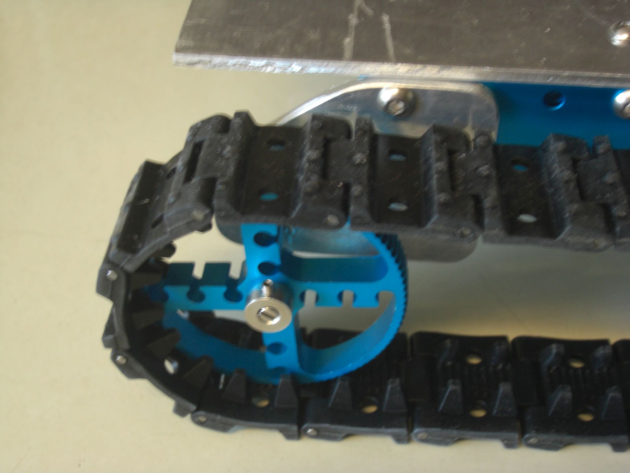 Dual Track Robot : 7 Steps - Instructables