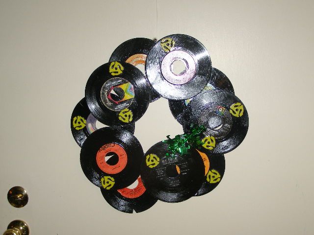 45 Record Wreath : 4 Steps - Instructables
