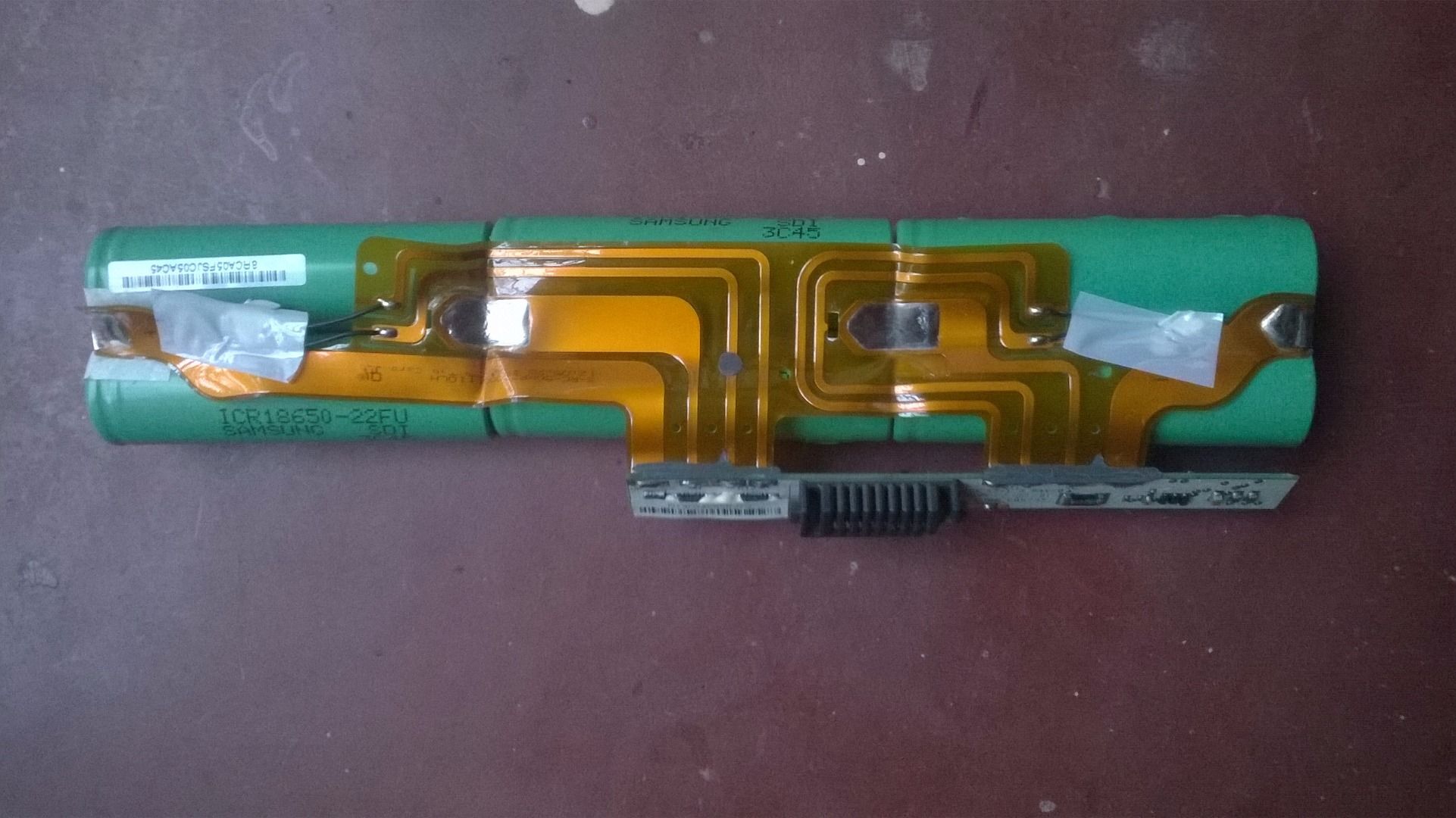 How to Recycle Old Laptop Battery : 7 Steps (with Pictures) - Instructables