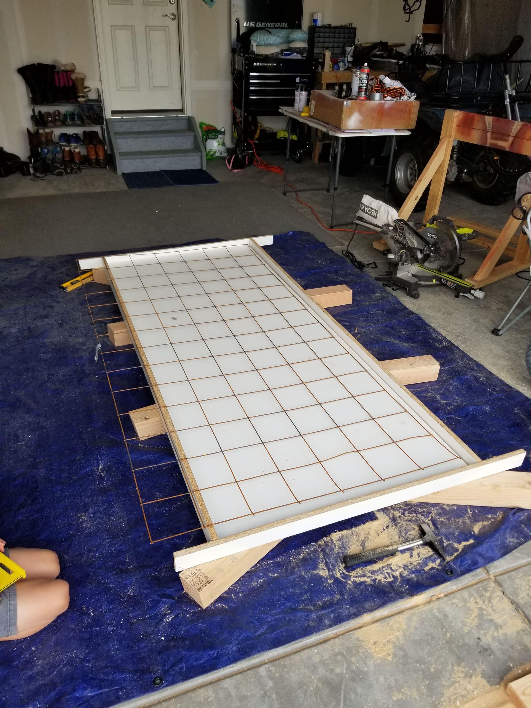 A Rustic Concrete Table : 6 Steps (with Pictures) - Instructables