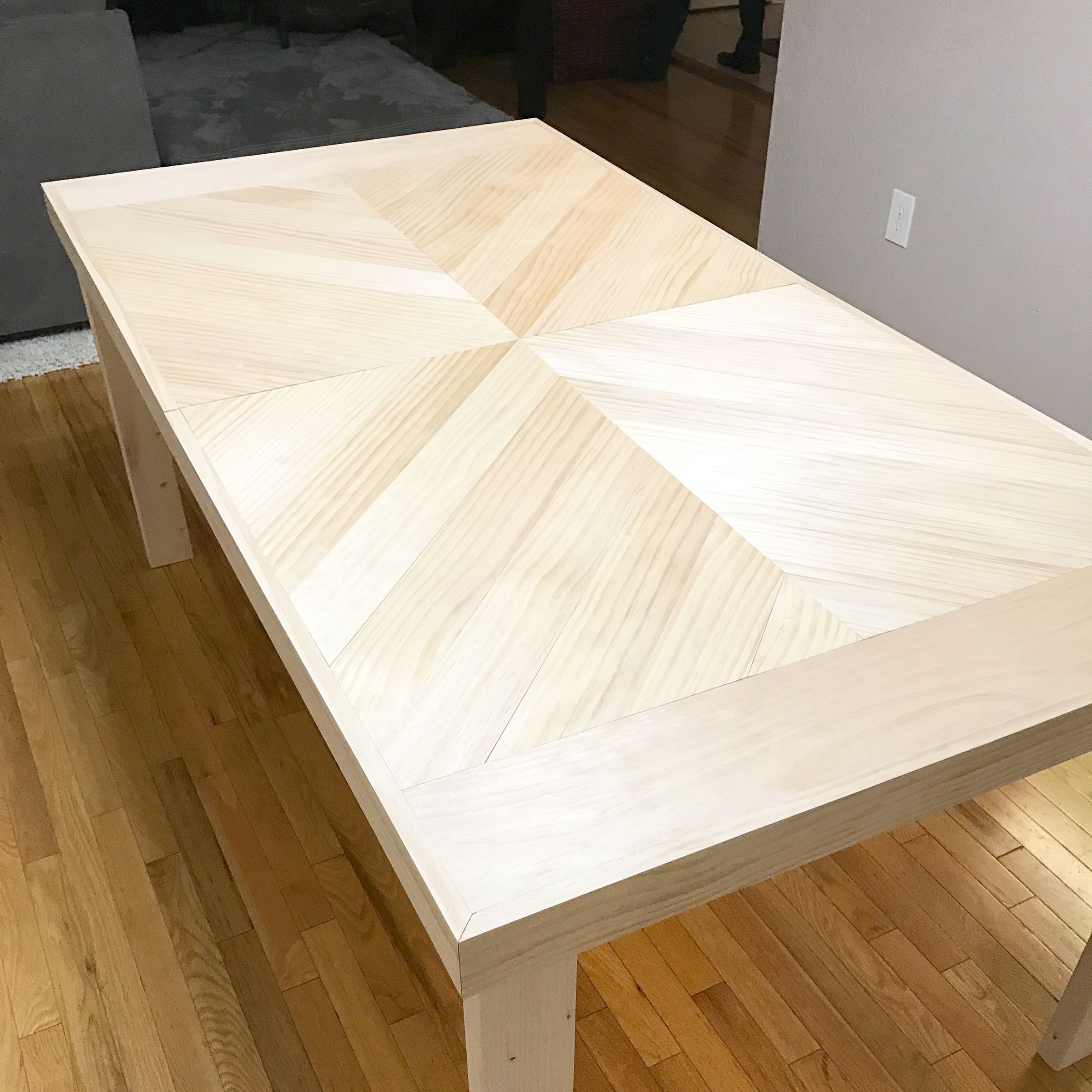 Folding Chevron Farm Table : 8 Steps (with Pictures) - Instructables