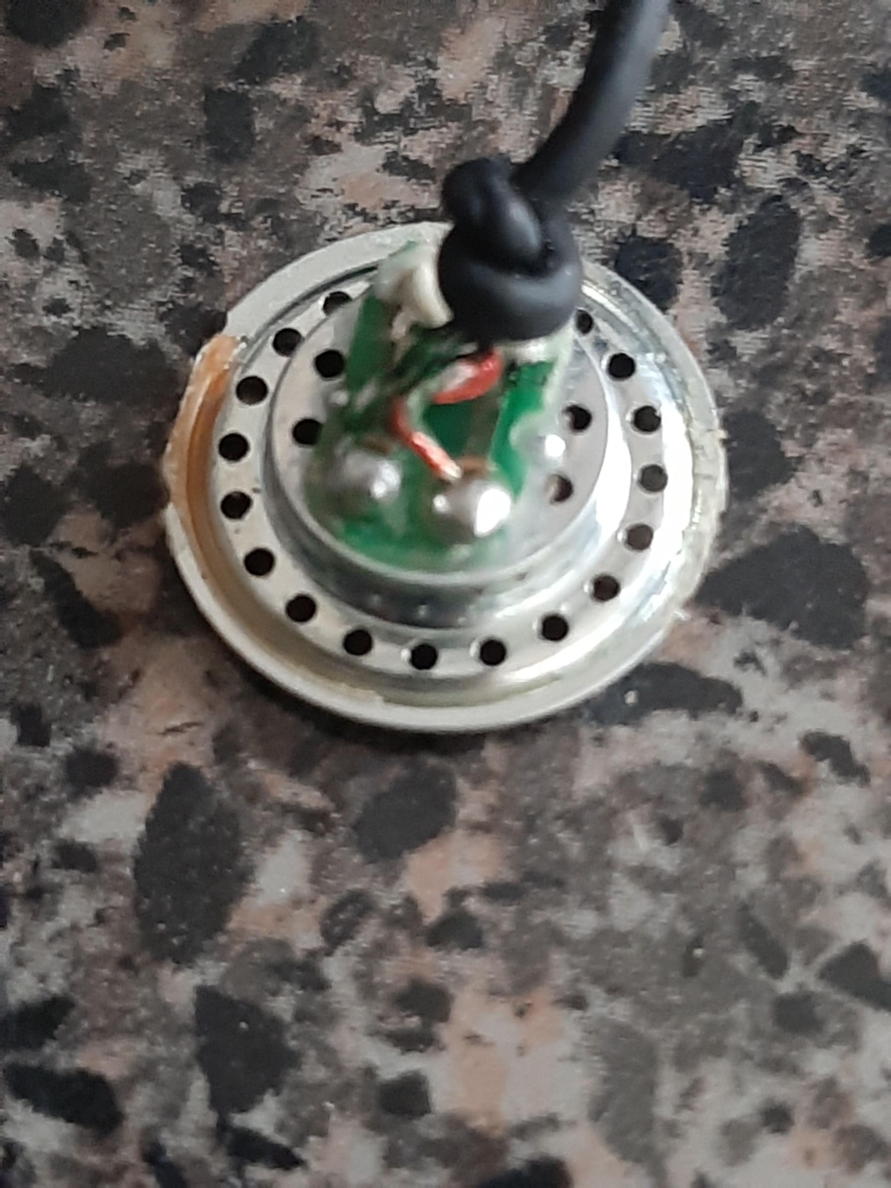 Adding Microphone to a Pair of Headphones : 6 Steps - Instructables