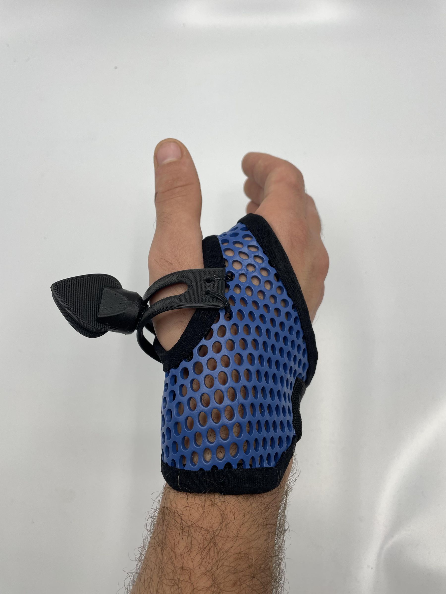Fixperts - Wrist Guitar Pick : 5 Steps - Instructables