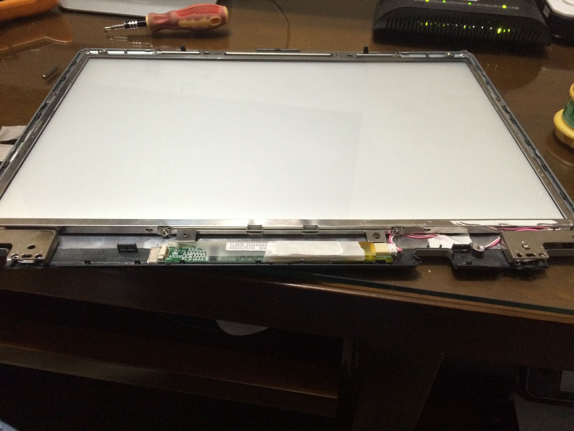 Turn a Broken Laptop Screen Into a Portable Light Table for Drawing ...