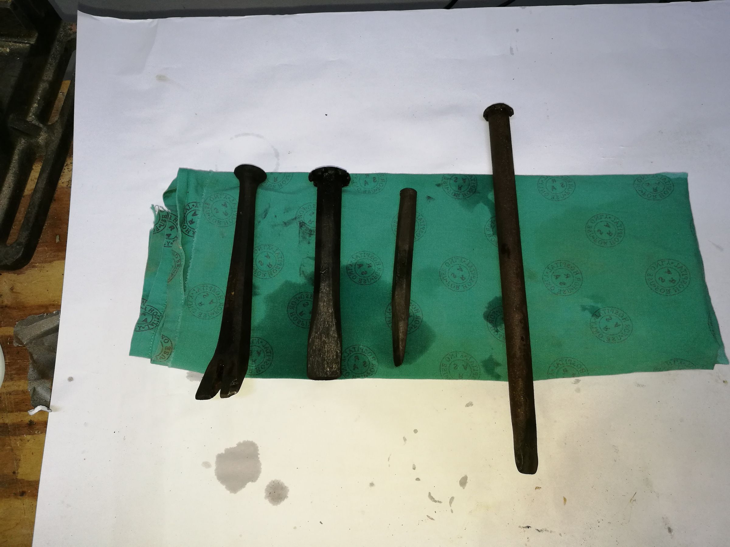 Restoring Old Chisels Using Electrolytic Rust Removal. : 6 Steps (with ...