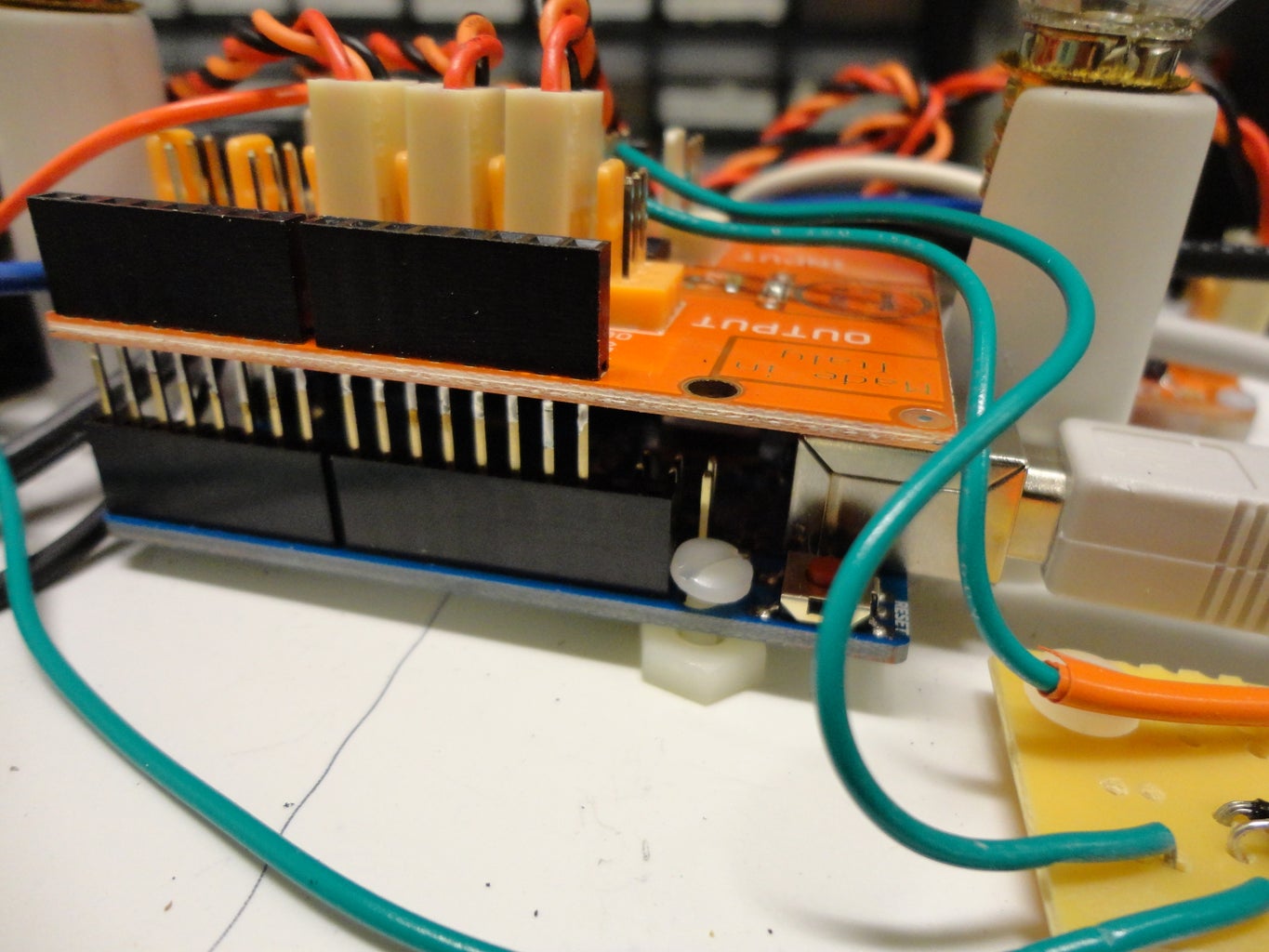 Safety Stoplight The Easy Arduino Powered Voltage Warning Light 3 Steps Instructables