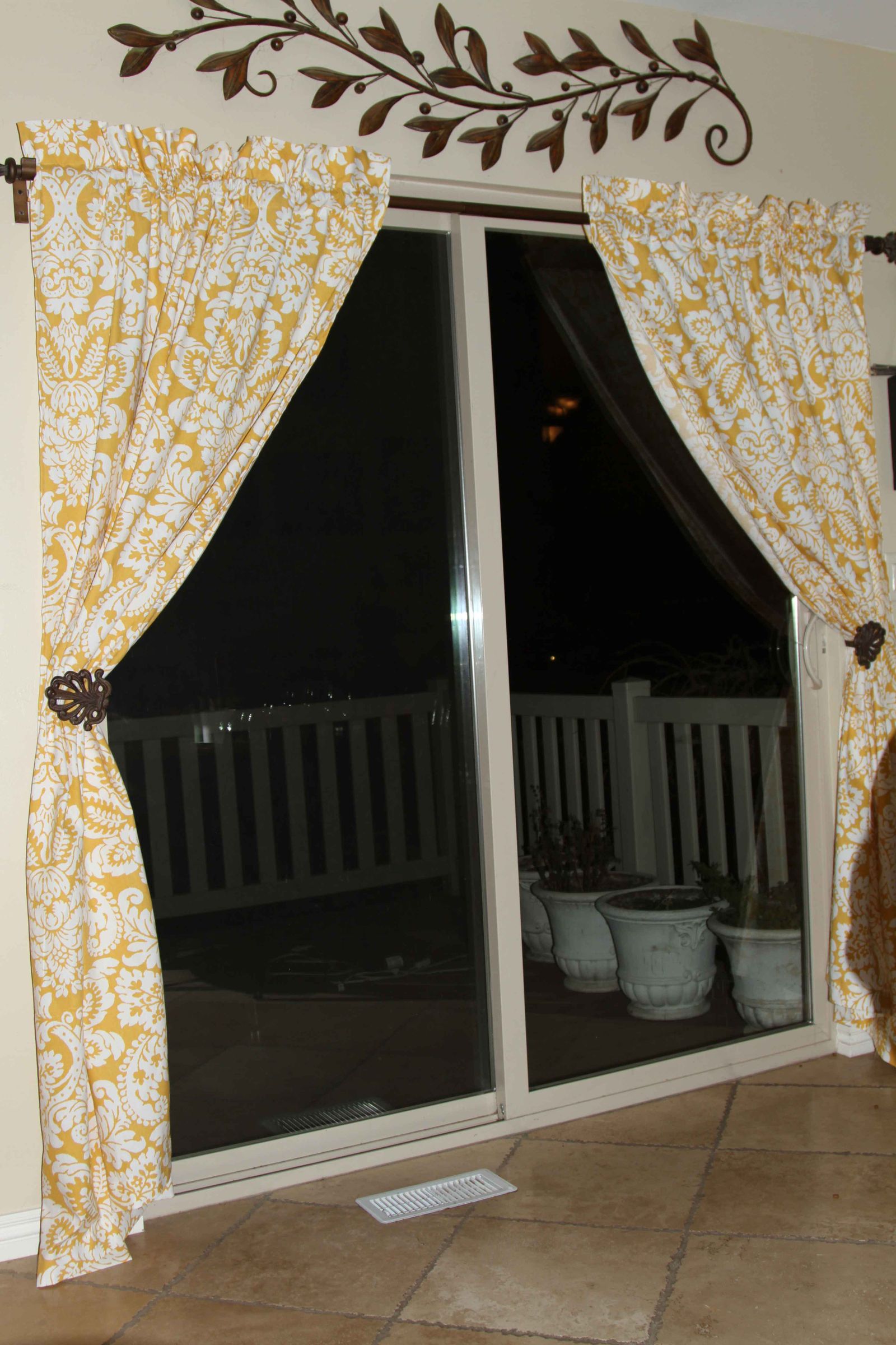 Easy to Make Curtains for Your Sliding Glass Window : 5 Steps (with ...