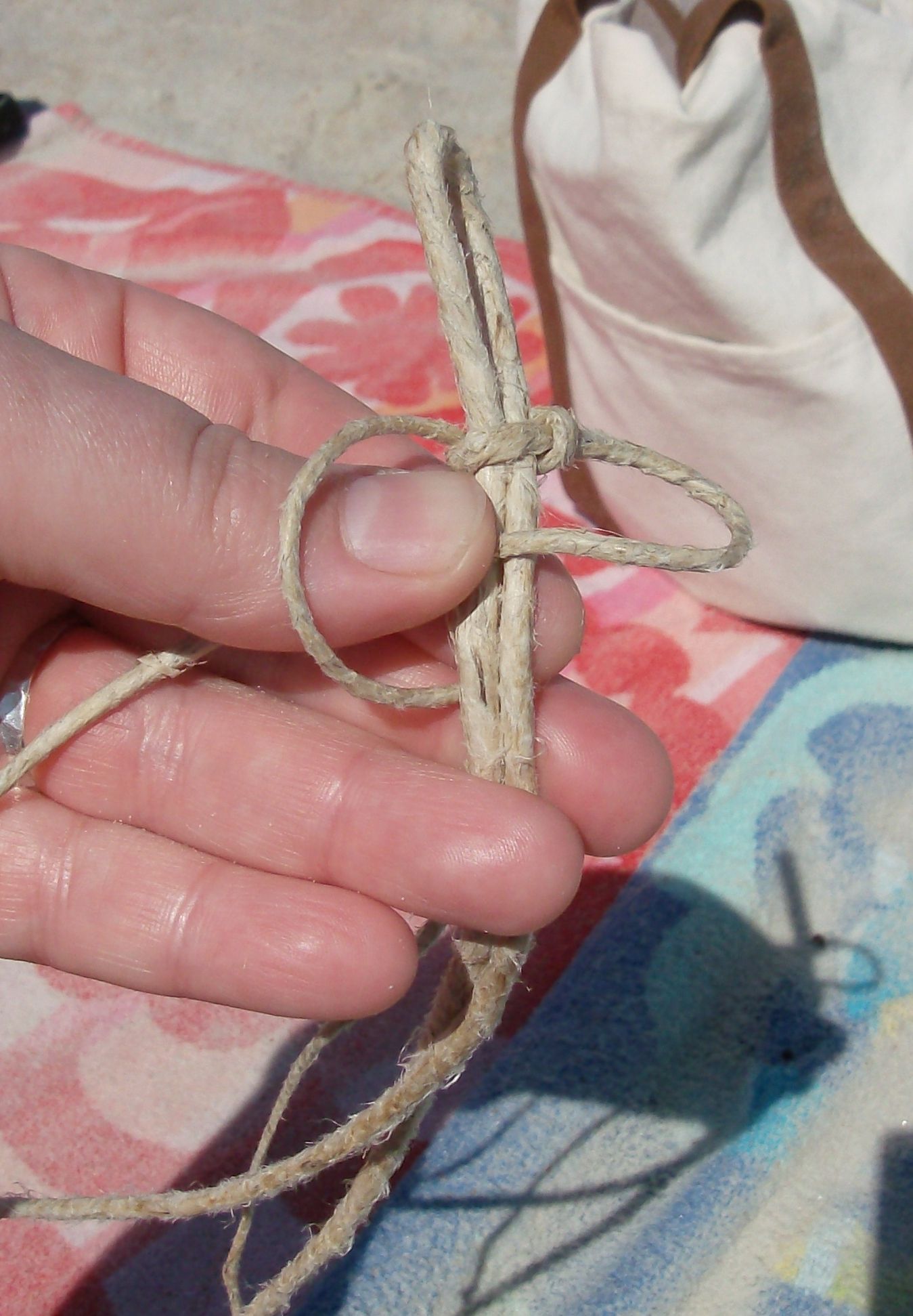 How to Make a Hemp Necklace : 5 Steps (with Pictures) - Instructables