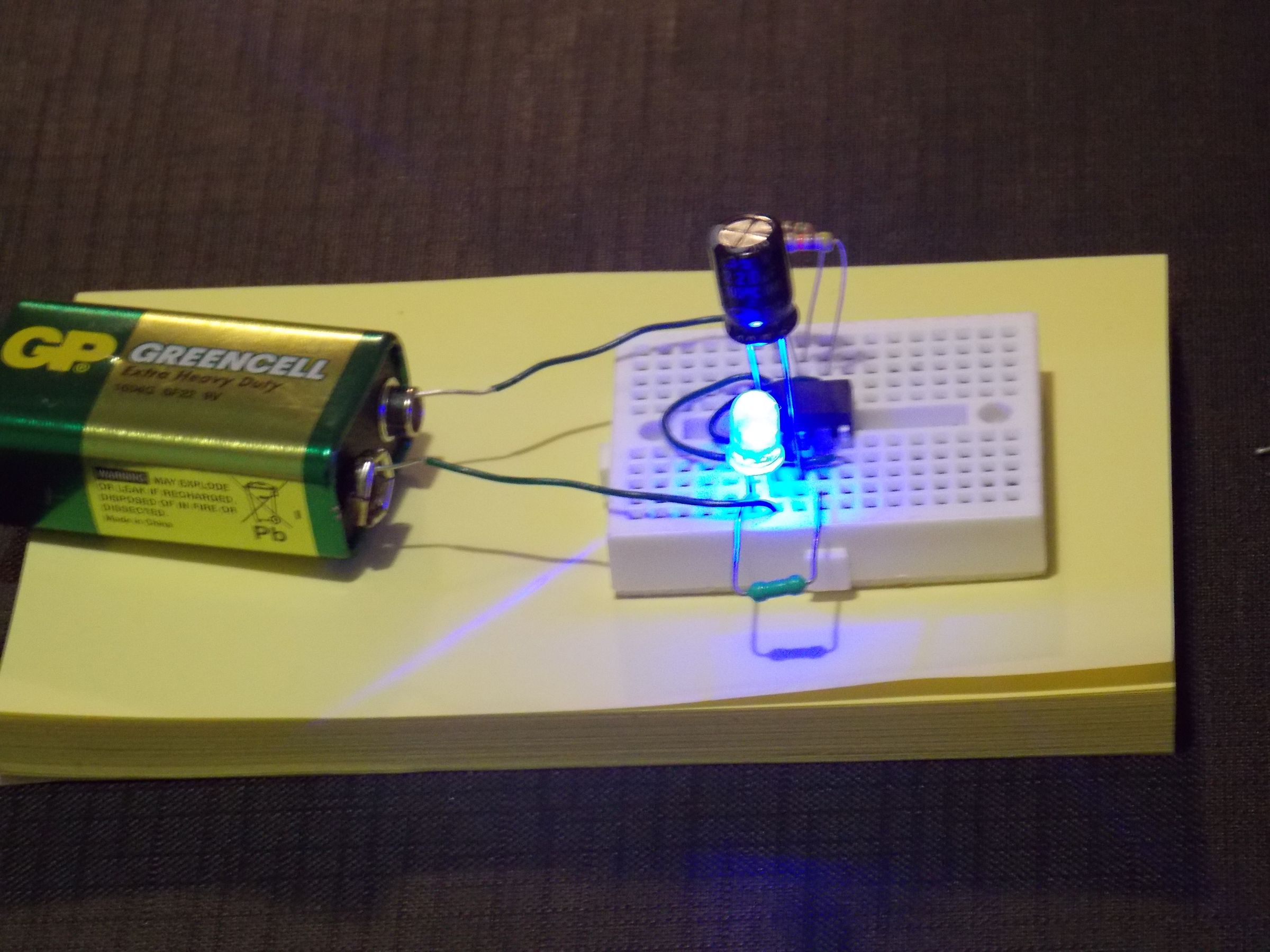 555 Timer Flashing Led : 3 Steps - Instructables