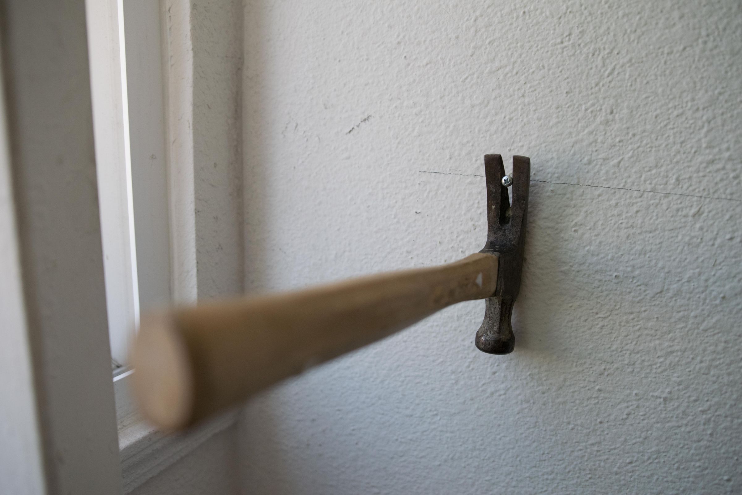 The Hammer Shelf : 12 Steps (with Pictures) - Instructables