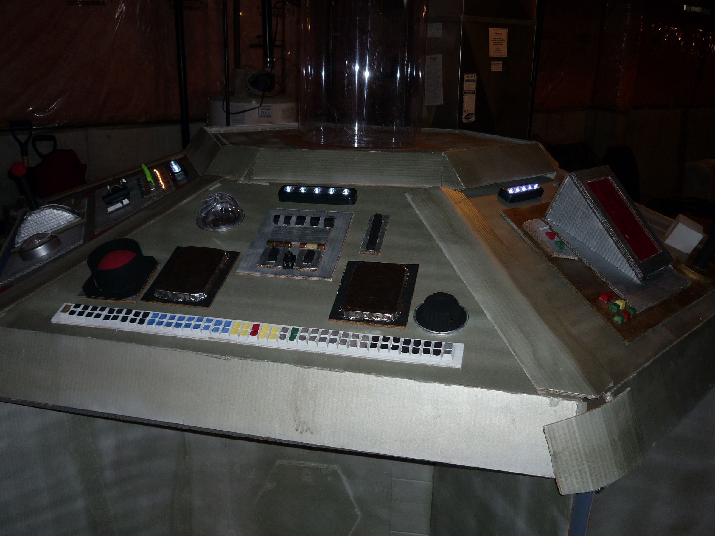 Doctor Who Tardis Cardboard Console : 8 Steps (with Pictures ...