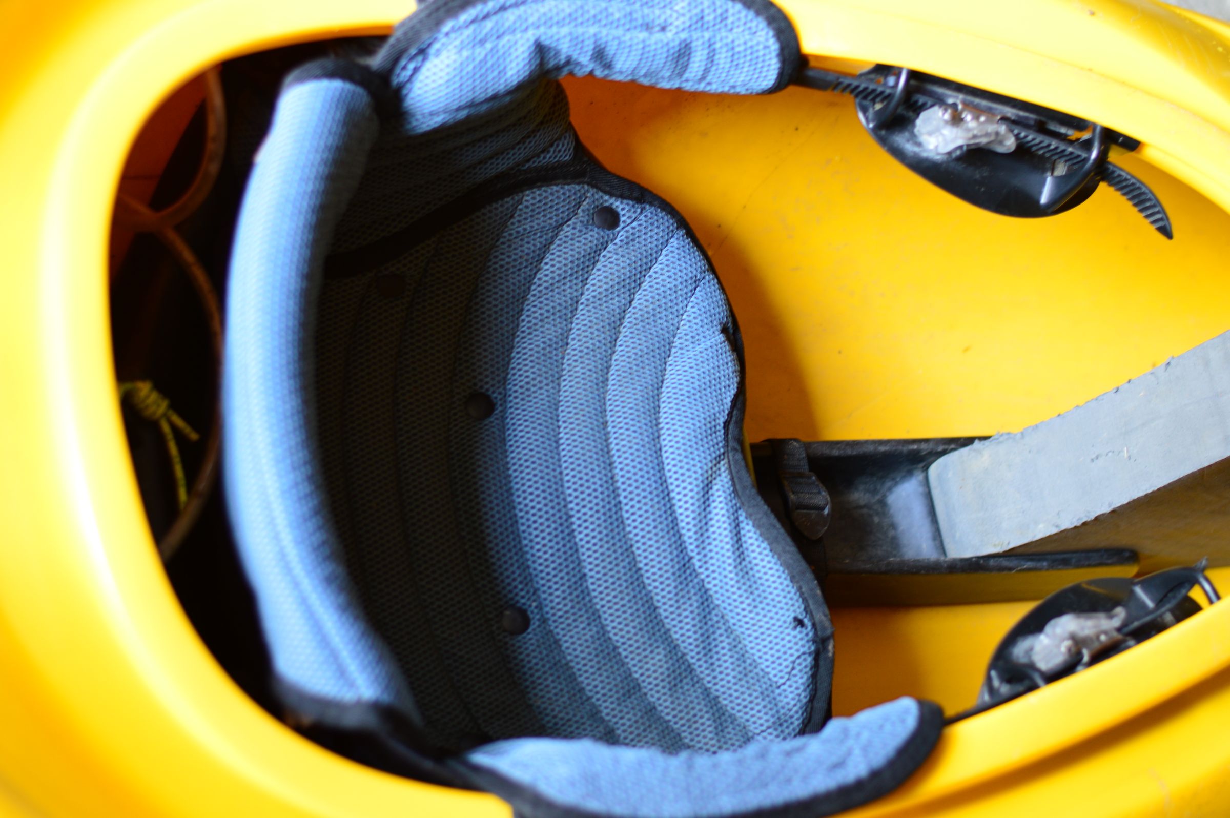 Fixing a Broken Kayak / Easy Plastic Welding : 4 Steps - Instructables