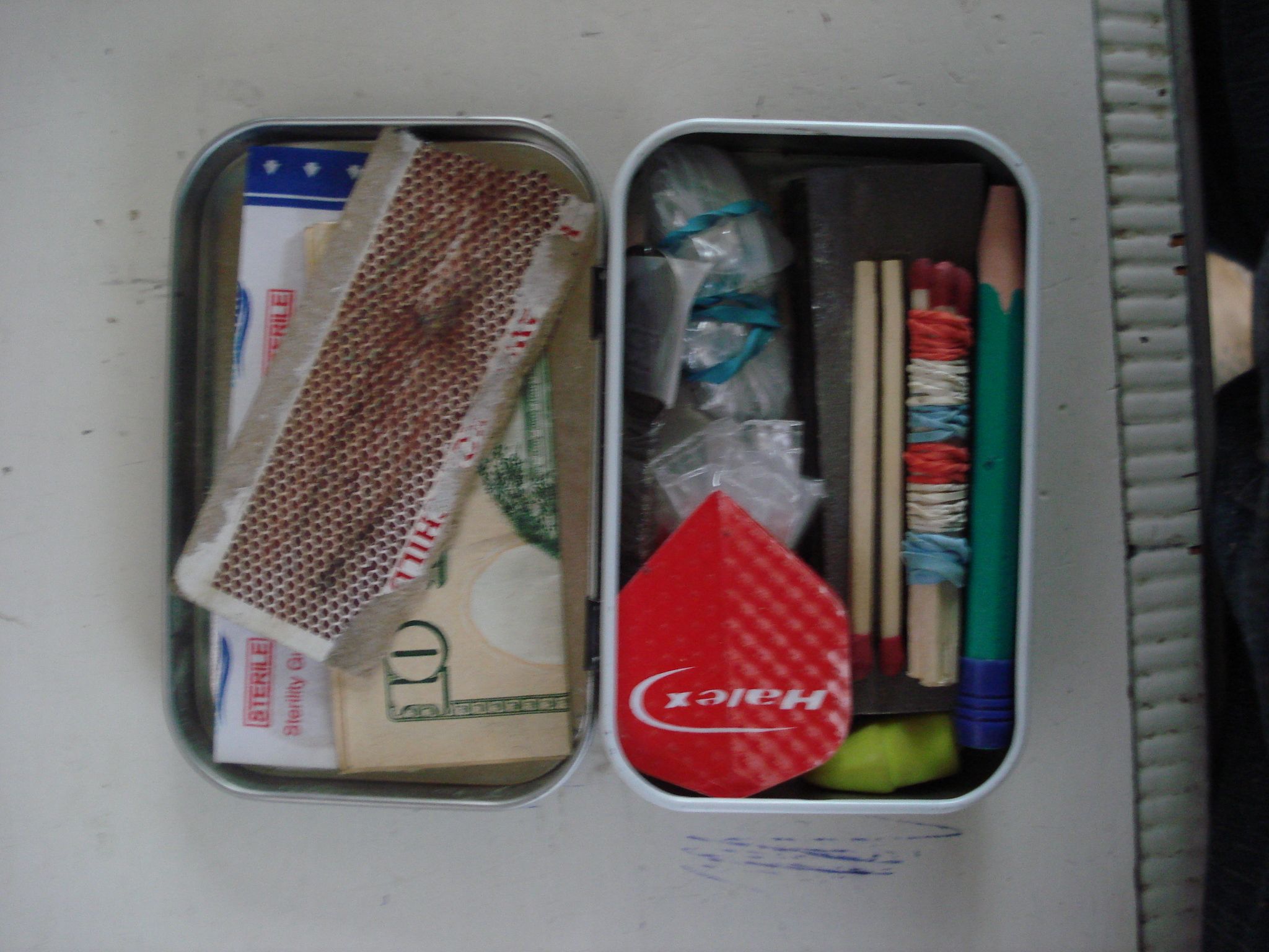 Mini Survival Kit : 4 Steps - Instructables