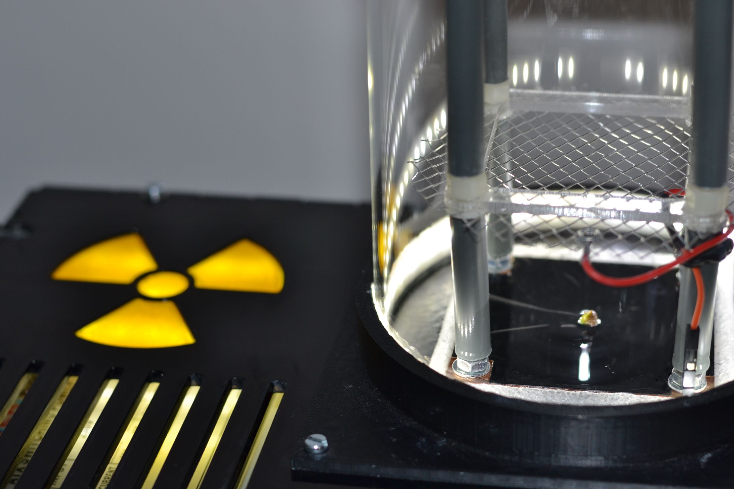 Peltier Cooled Cloud Chamber : 14 Steps (with Pictures) - Instructables