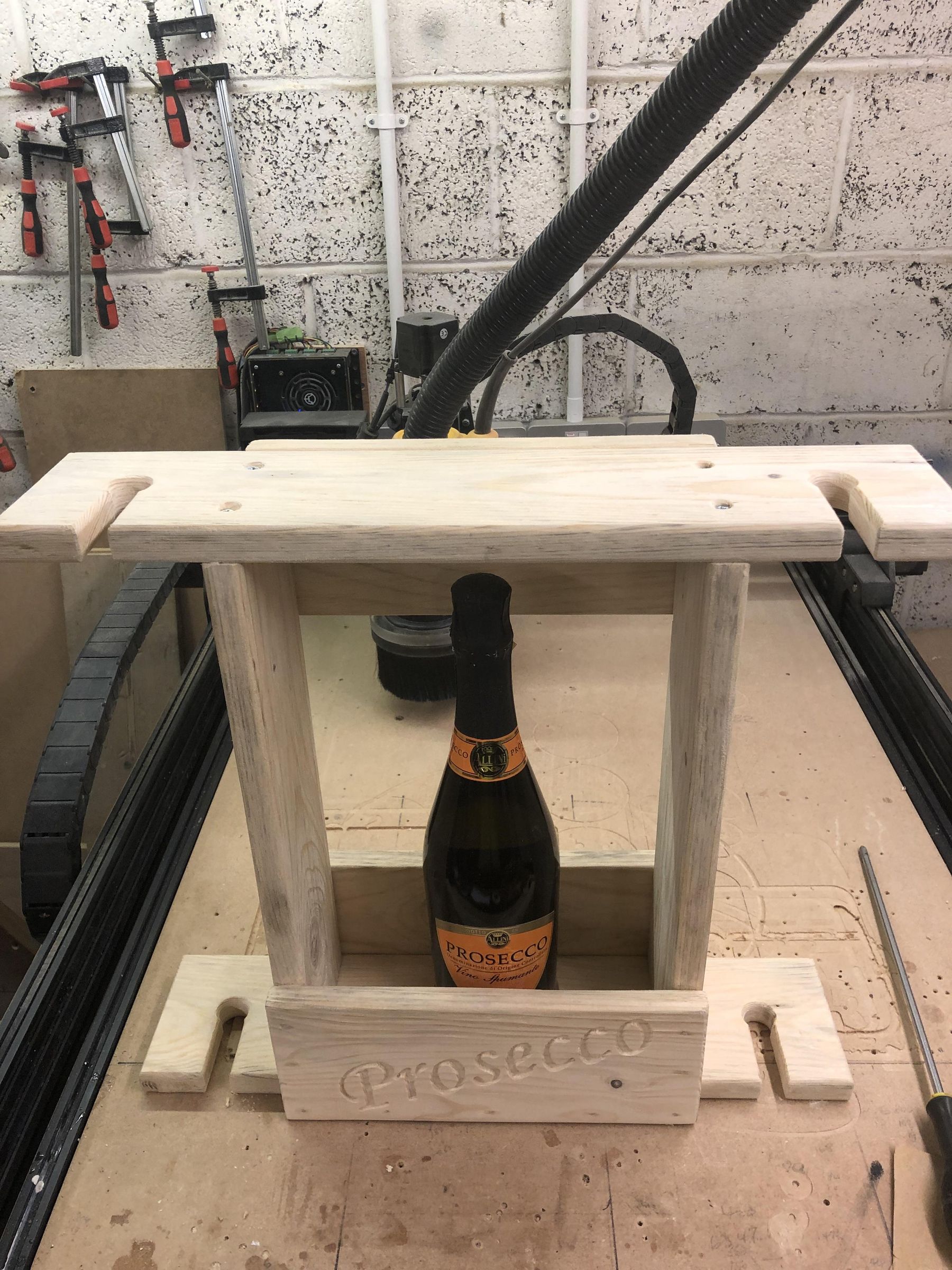 Pallet Wood Prosecco 2 Bottle & 4 Glasses Wine Rack : 4 Steps (with ...