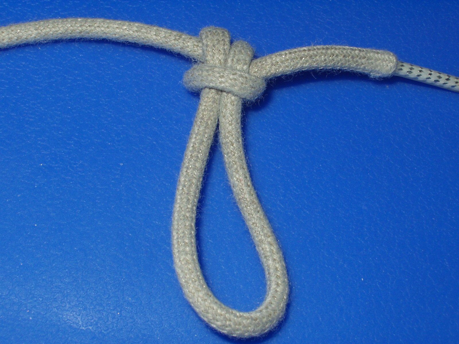 Lark's Head Loop : 5 Steps - Instructables