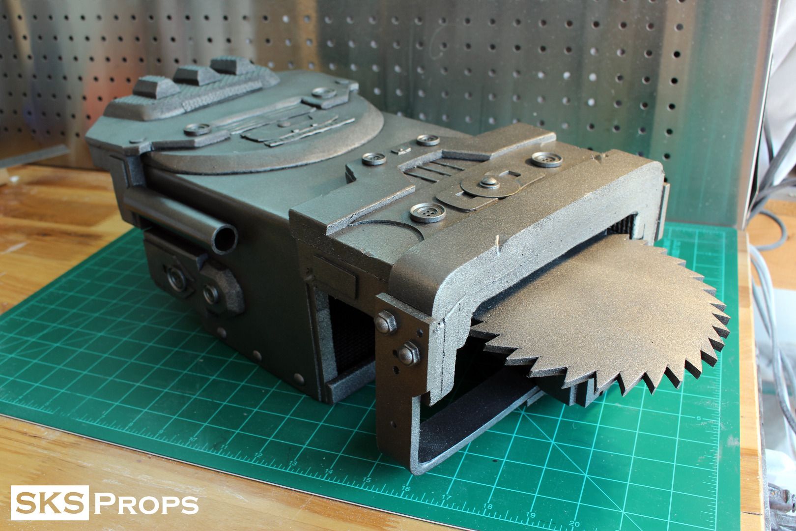 Turbo Kid Skeletron Cosplay Prop Weapon and Mask - SKS Props : 17 Steps ...