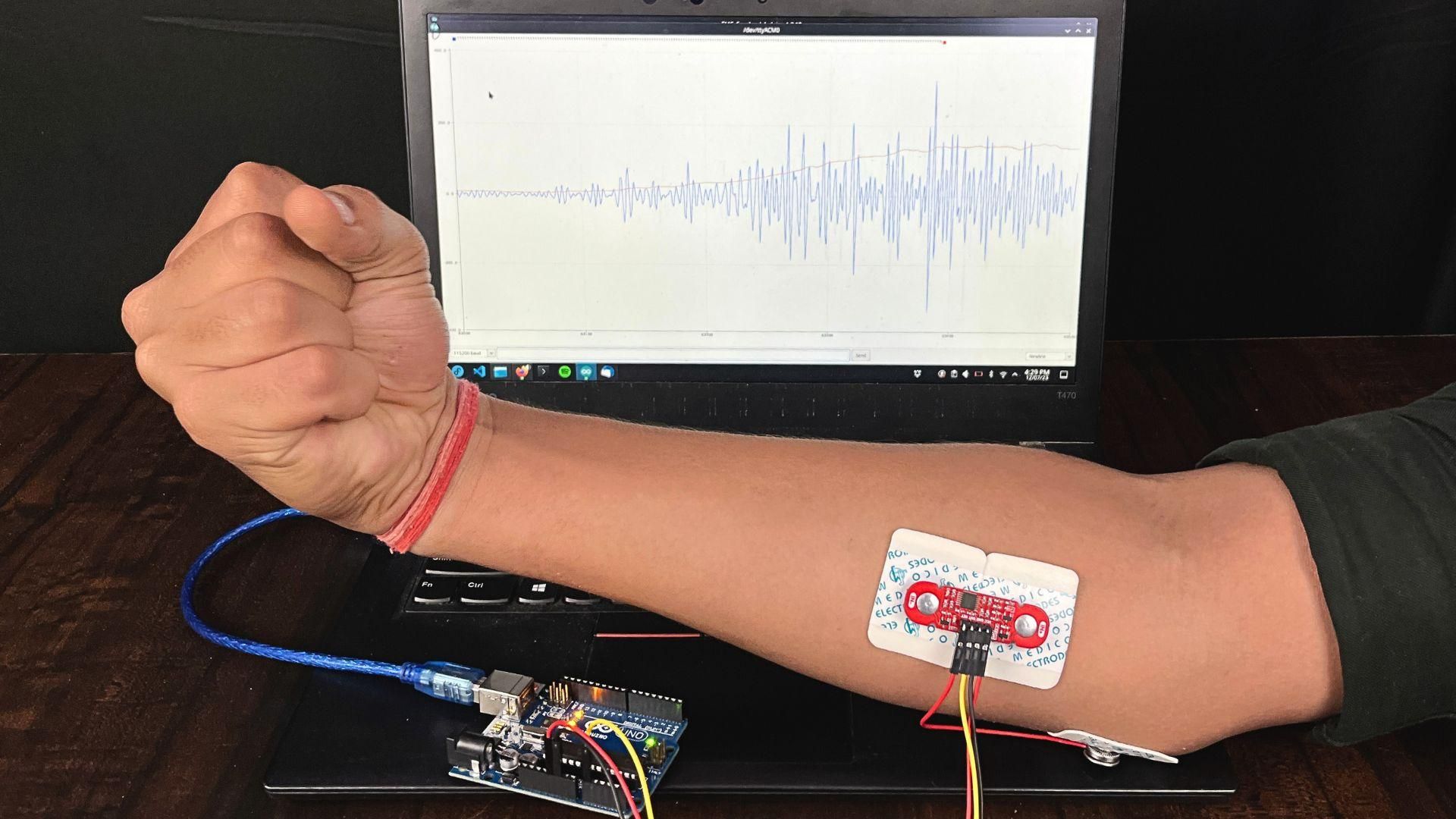 Recording and Visualizing Muscle Signals (EMG) Using Muscle BioAmp ...