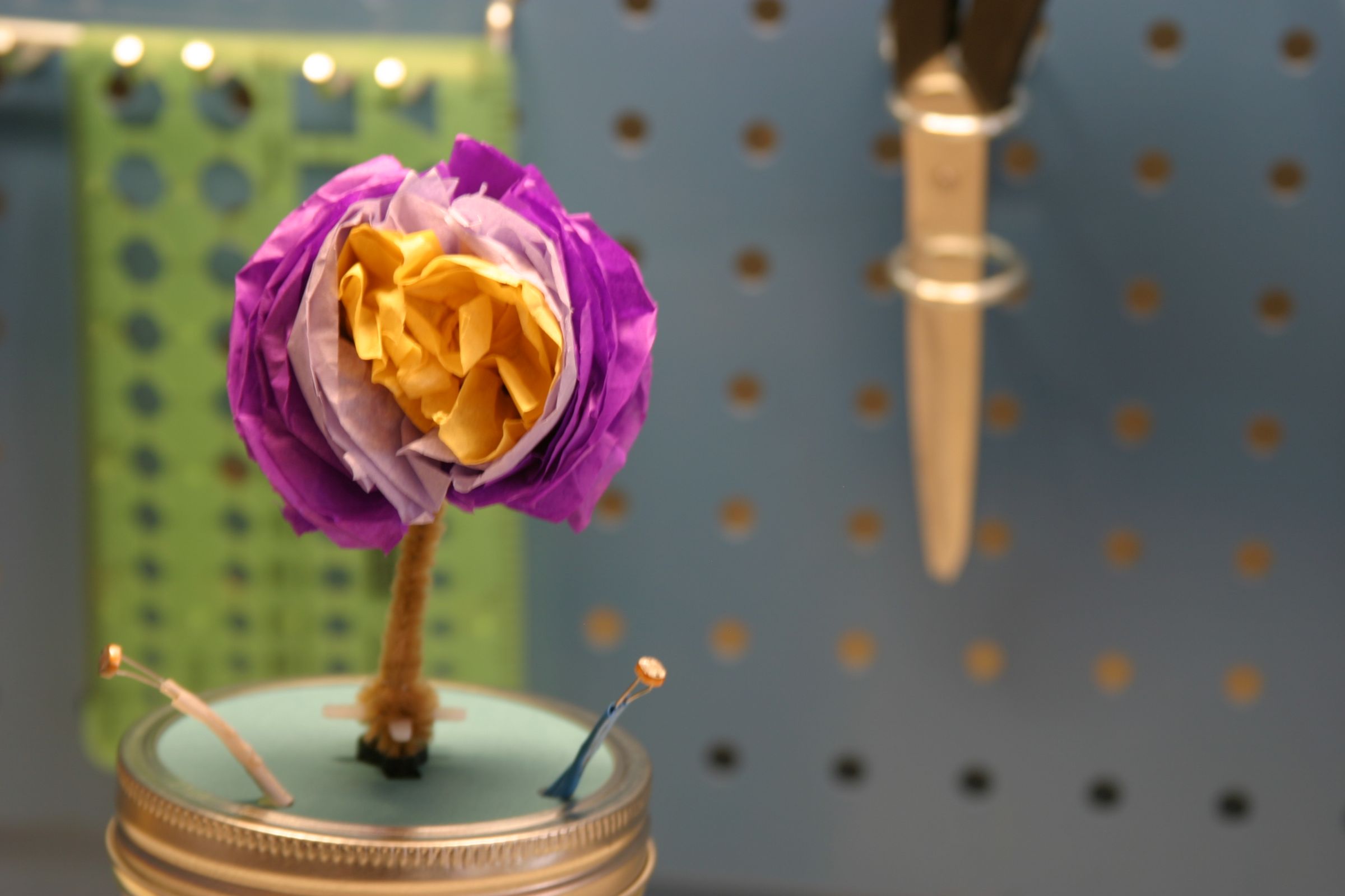 Create an Arduino Controlled Light-Following Flower Bot : 10 Steps ...