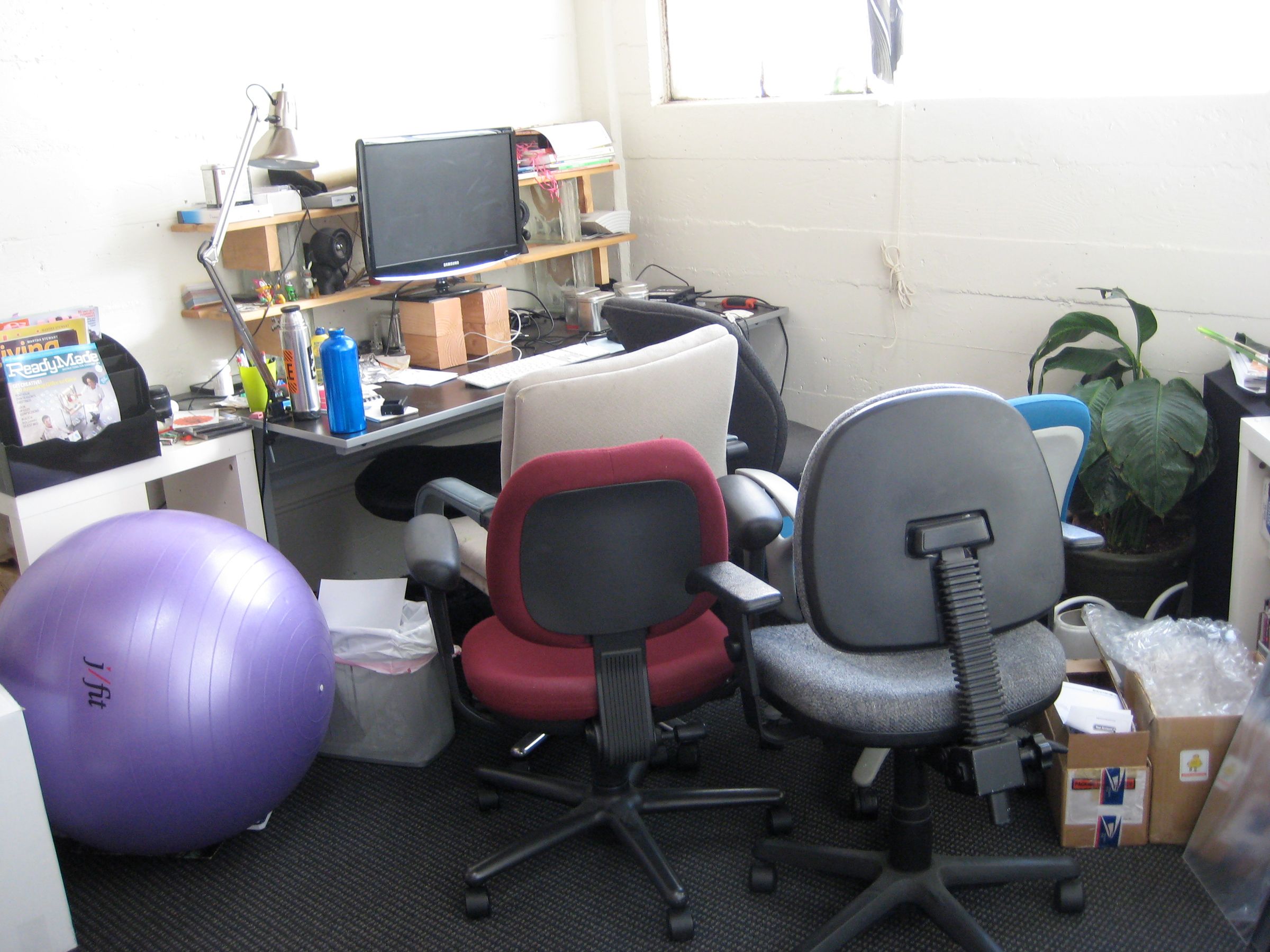 How to Redecorate the Office When Everyone Is Gone : 7 Steps (with ...