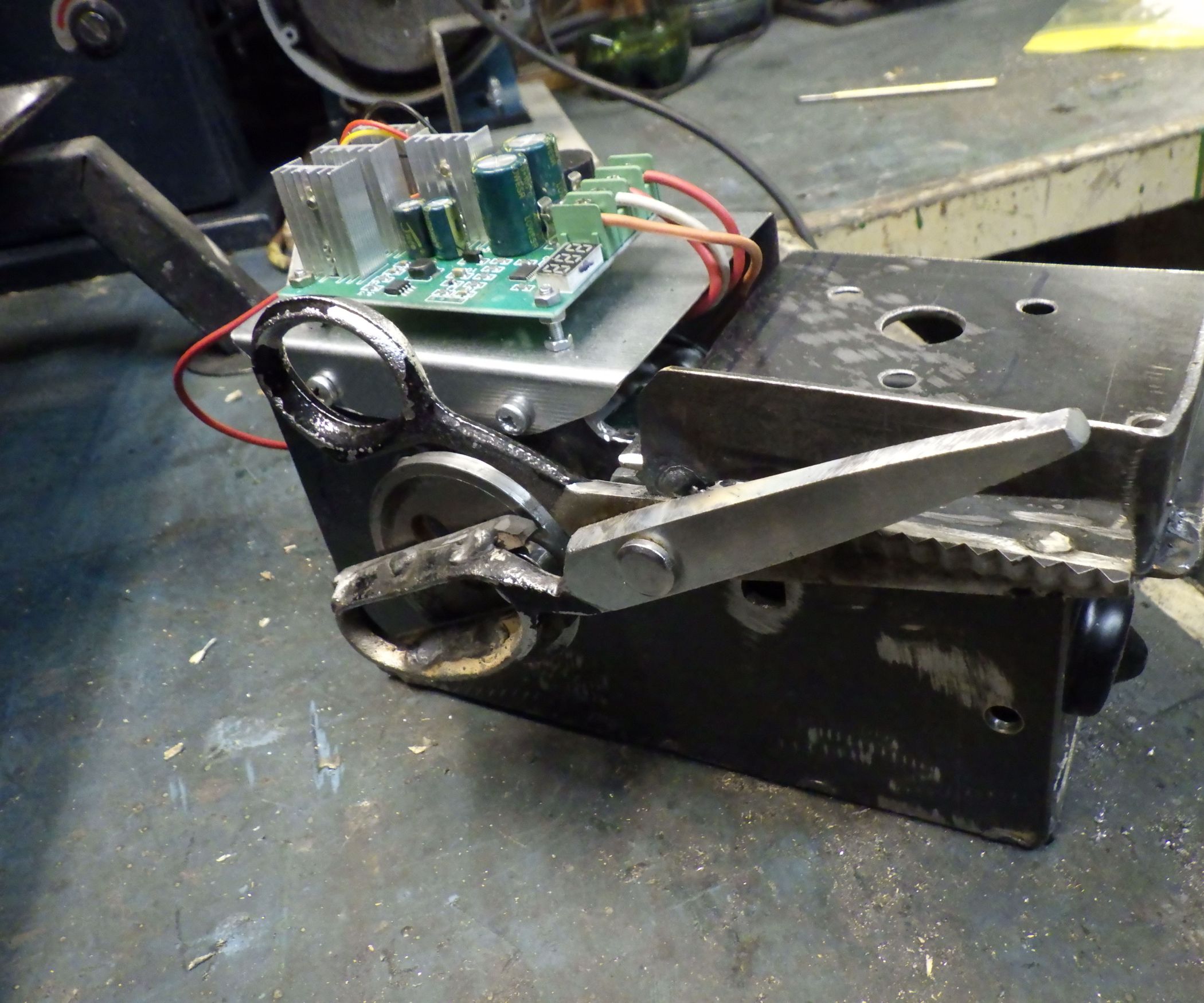 Make Motorized Scissors, Introduction. - Instructables