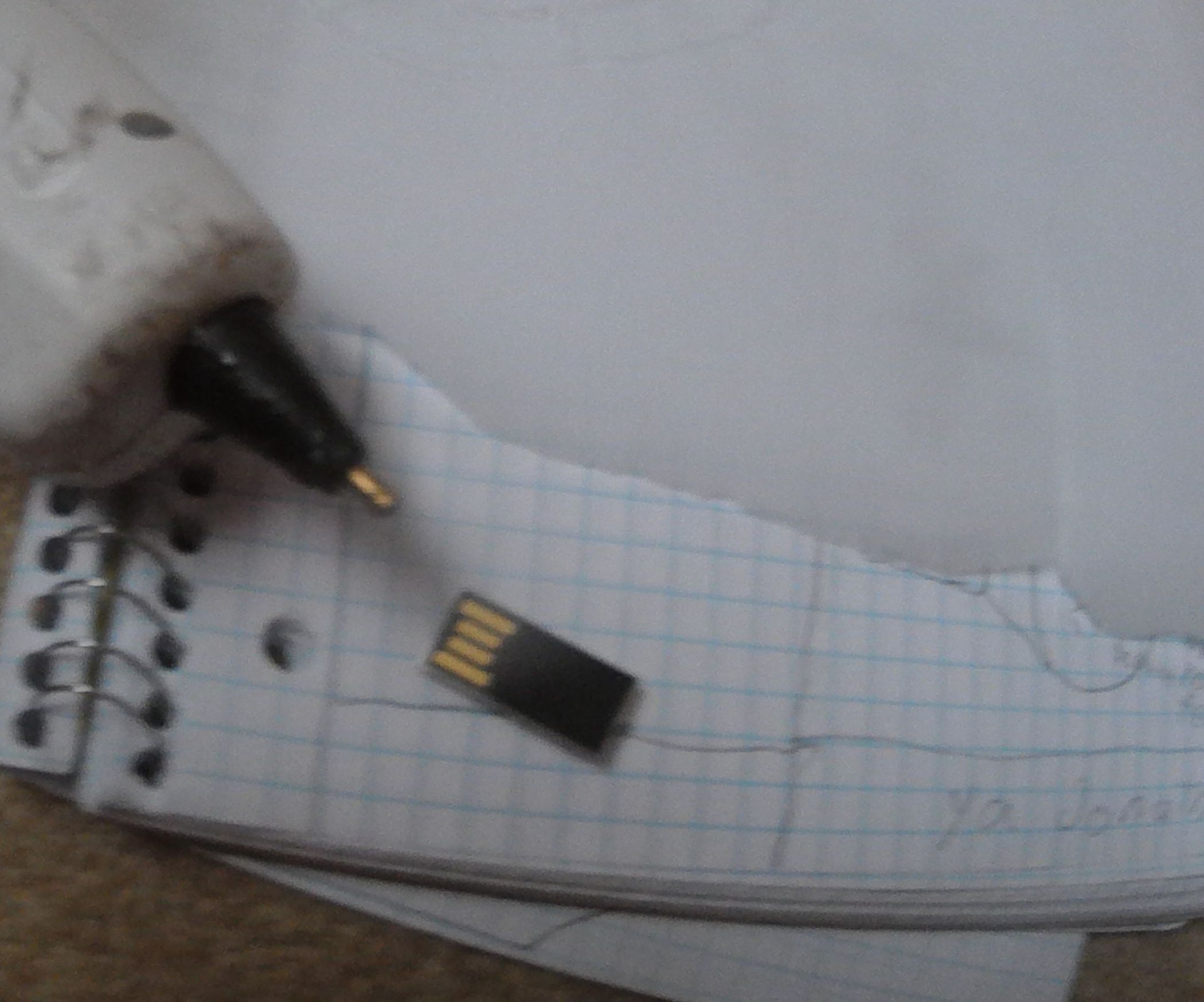 Hot Glue Casing for a Usb Stick With a Broken Case : 4 Steps ...