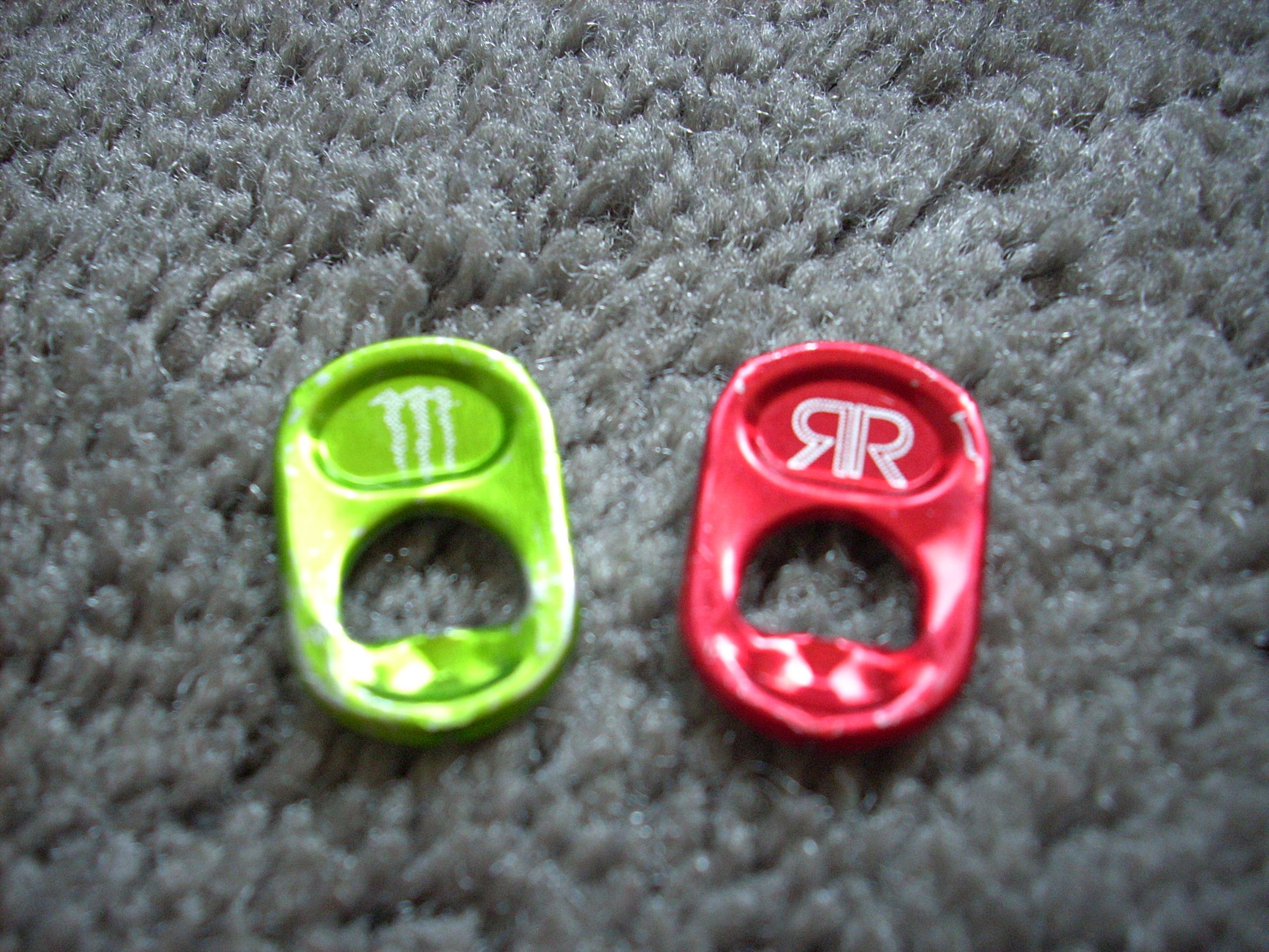 Soda Can Hinge Wallet Chain!! : 3 Steps (with Pictures) - Instructables