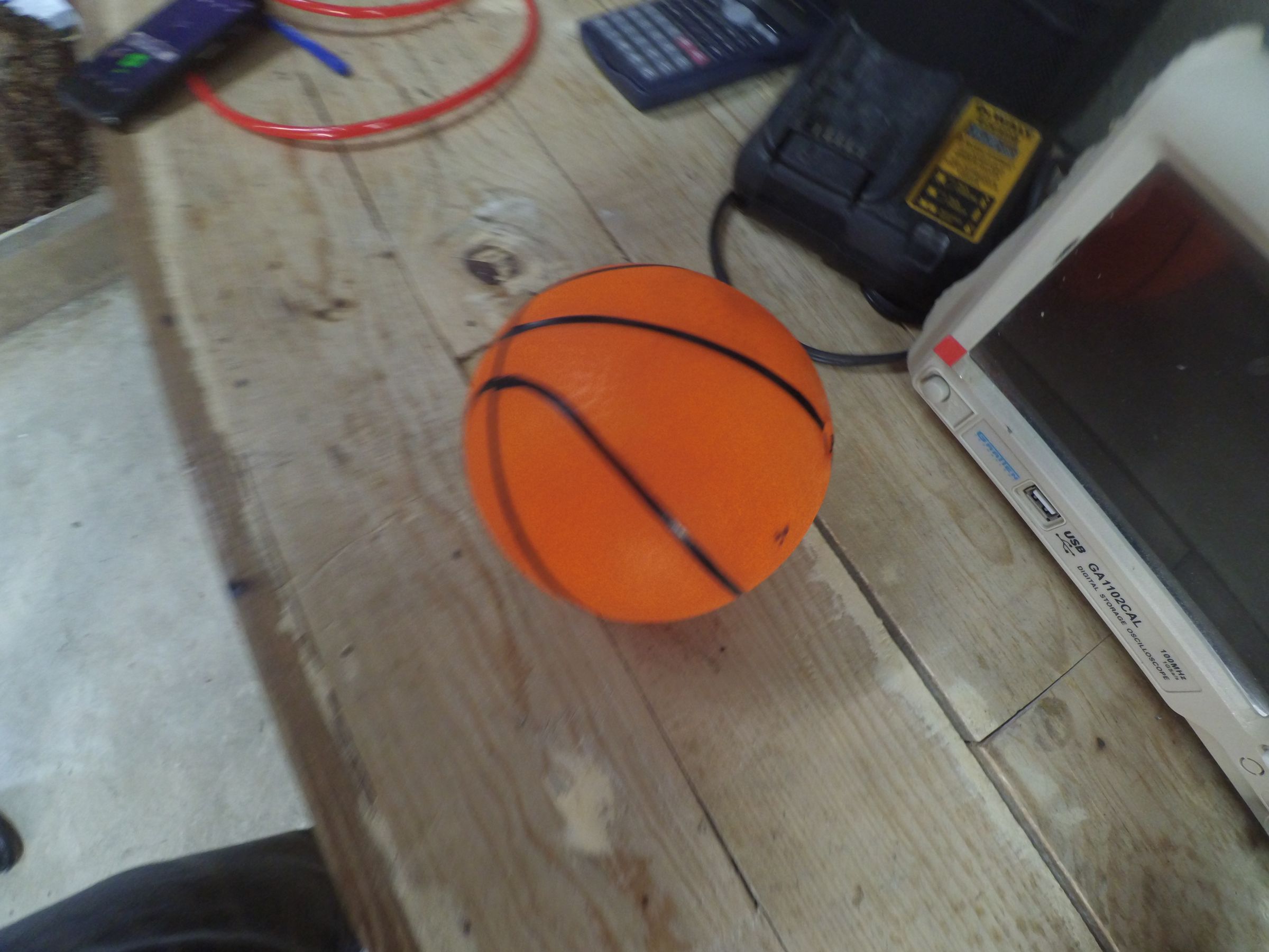 How to Fill a Ball With Needle : 4 Steps - Instructables