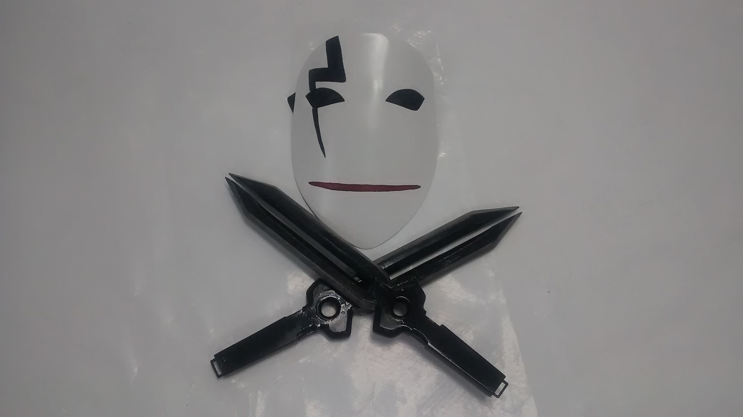 Cosplay Mask Using Thermoplastic (Darker Than Black) : 7 Steps (with ...