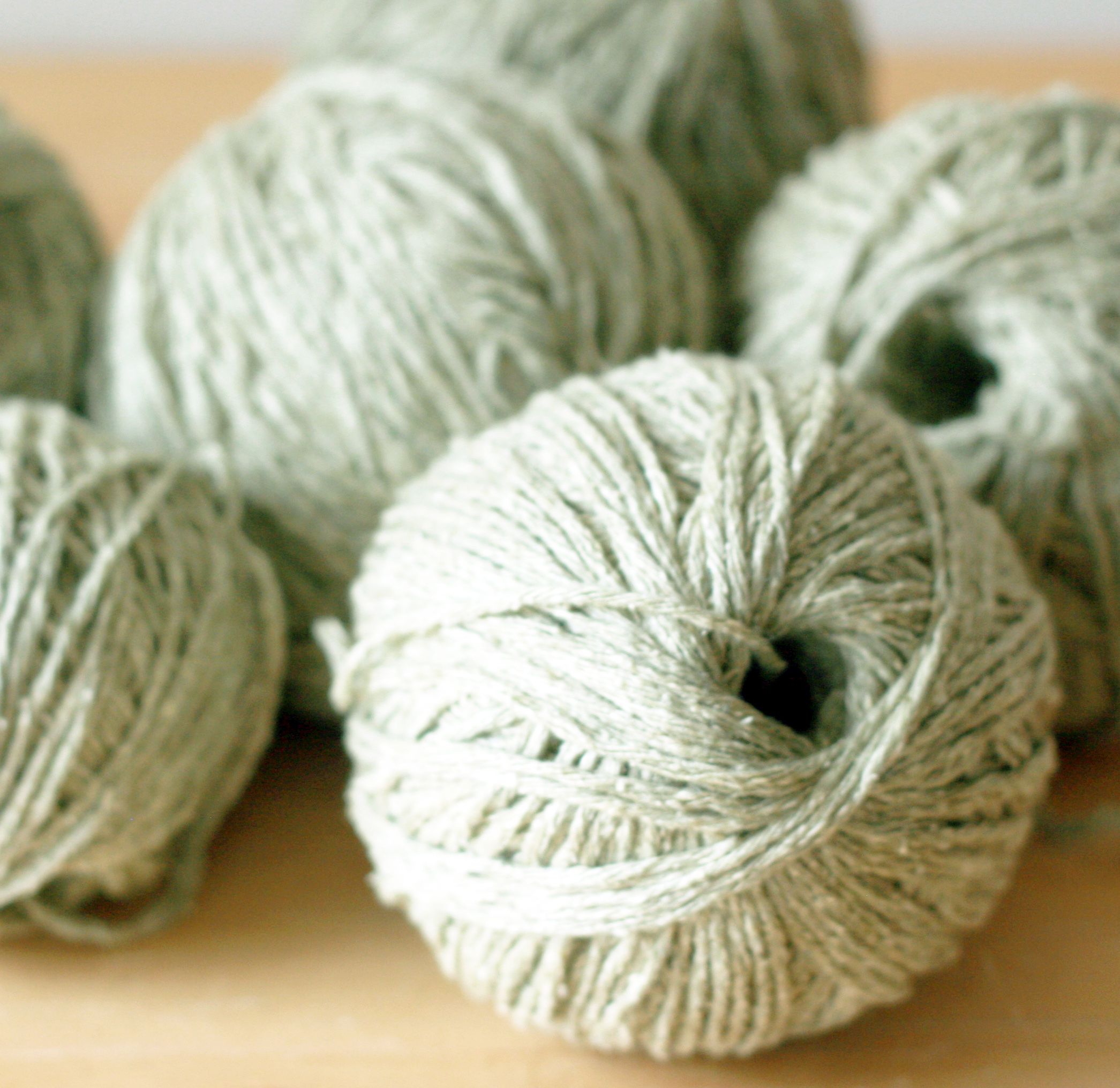 Hand Wind a Ball of Yarn : 4 Steps (with Pictures) - Instructables