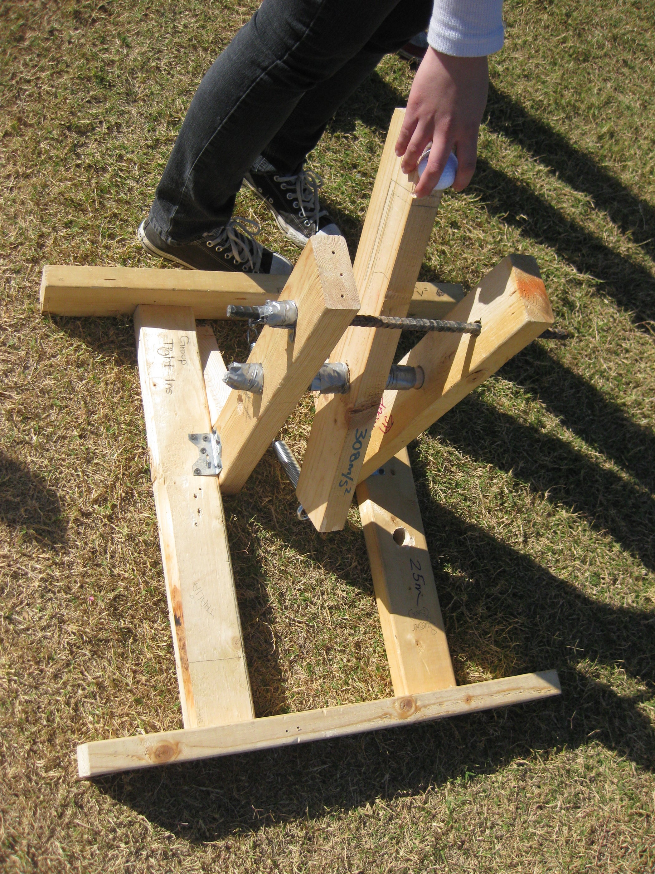 How to Build a Catapult : 4 Steps - Instructables