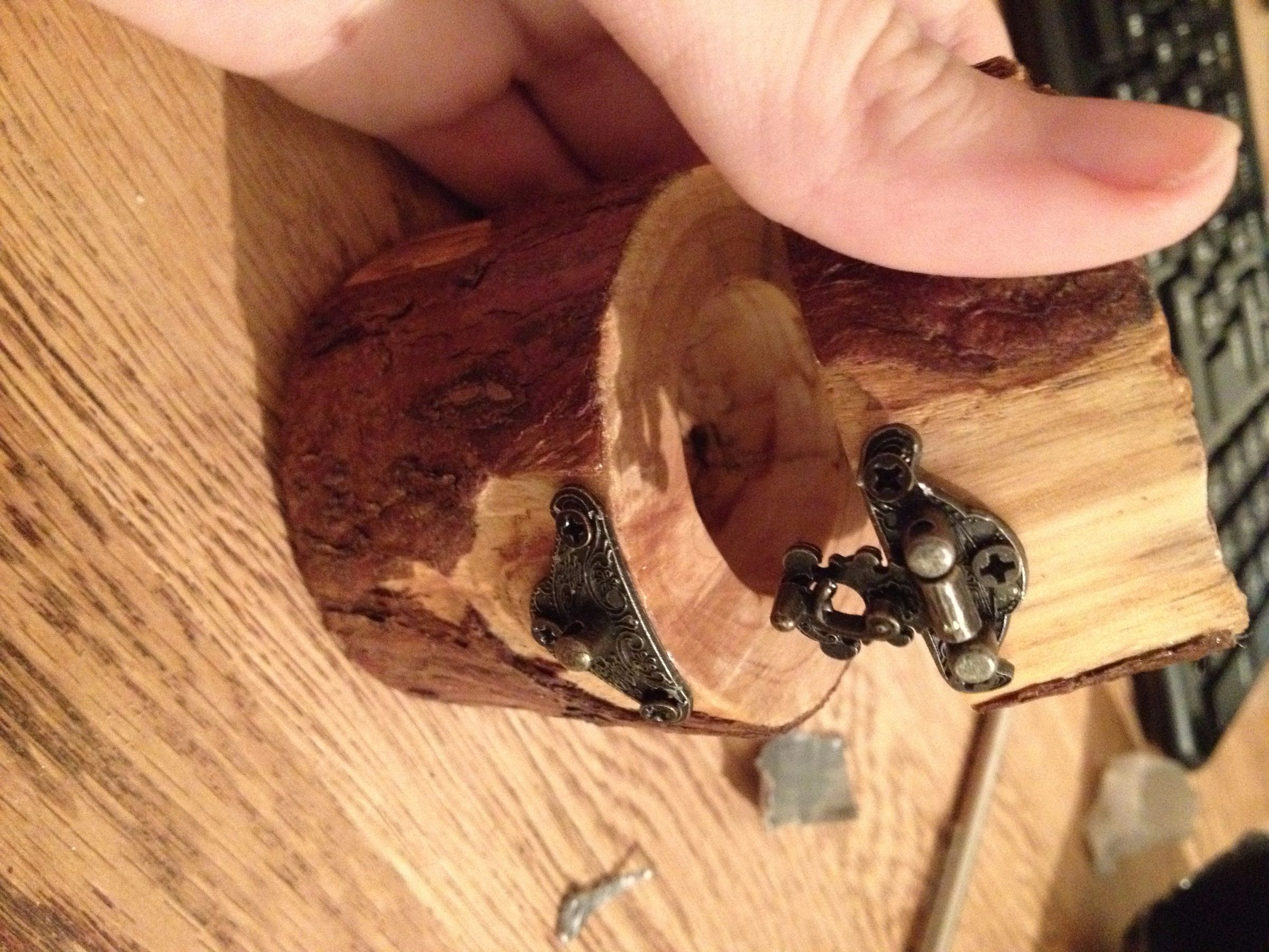 Log Box With Map Lid : 8 Steps (with Pictures) - Instructables