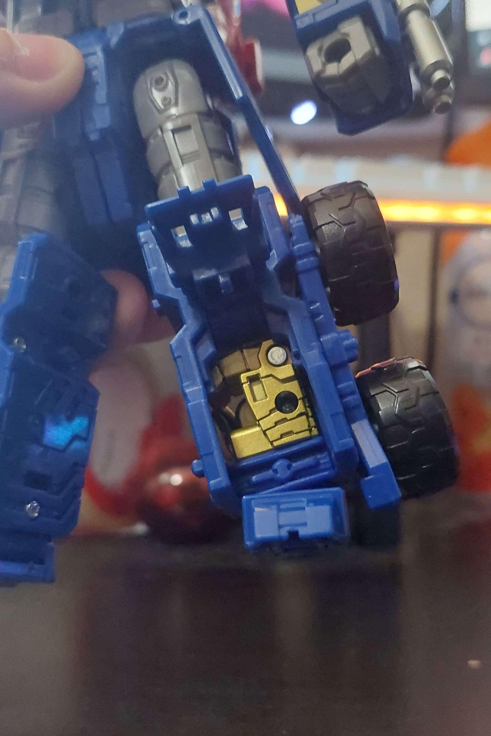 How to Convert Legacy Armada Optimus Prime From Core Robot to Truck and ...