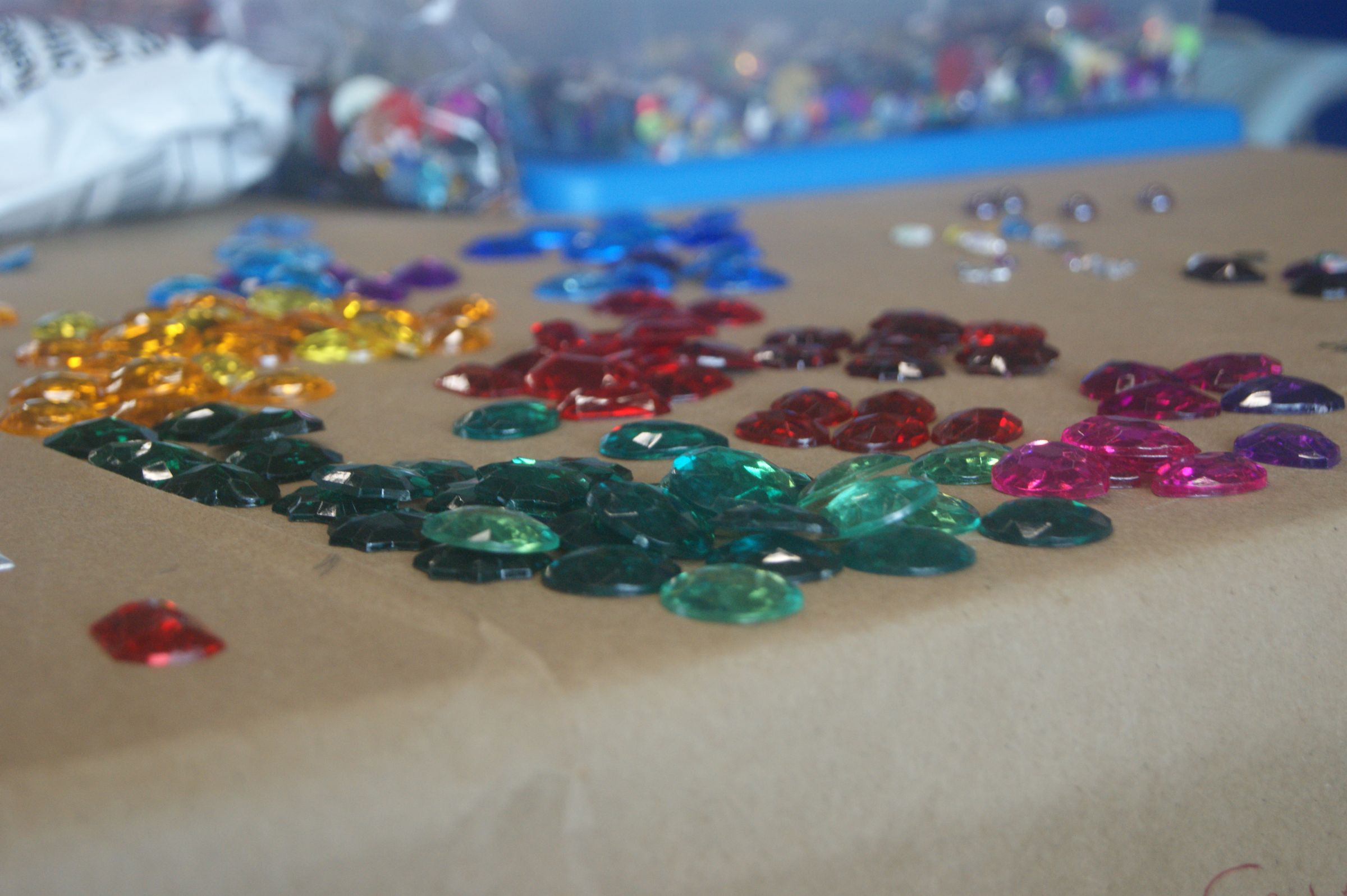 Bedazzle an Object // Ascend As a Swag Butterfly : 6 Steps - Instructables