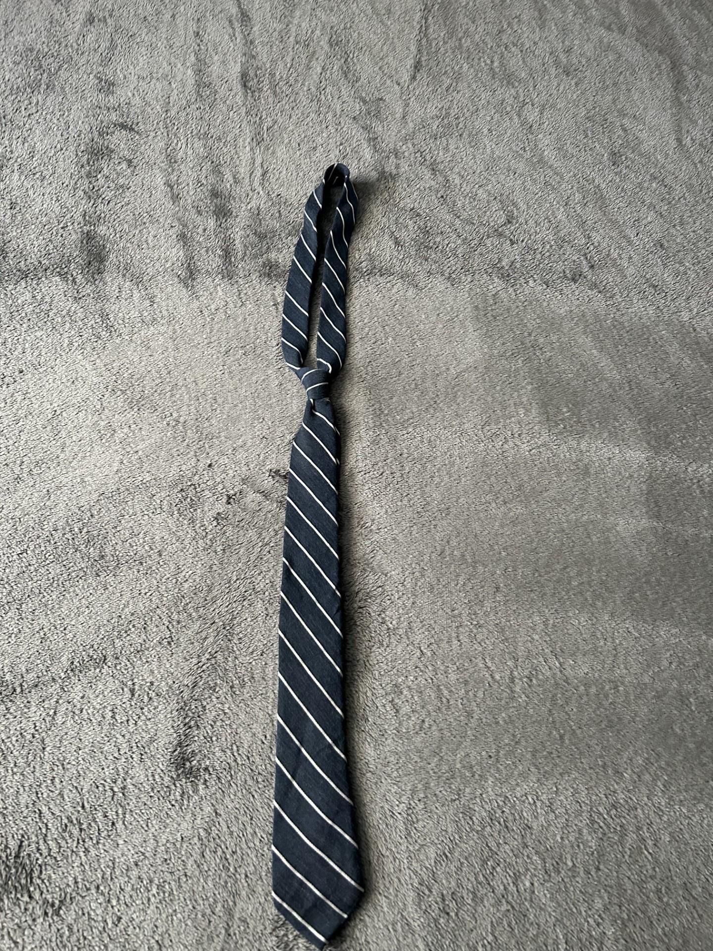 How to Easily Tie a Tie : 6 Steps - Instructables
