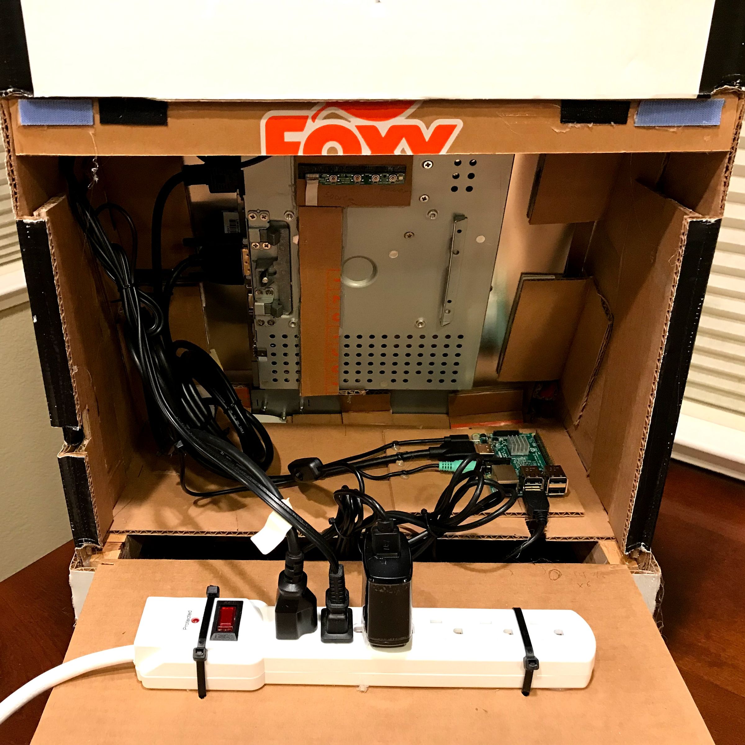 Cardboard Bartop Arcade Cabinet : 7 Steps (with Pictures) - Instructables